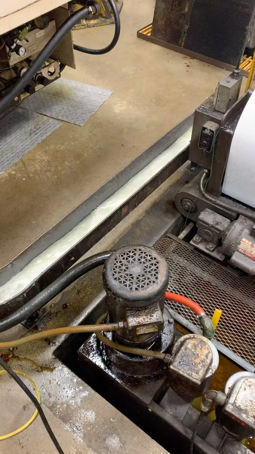 TankServ360- Advanced Machine Tool and Coolant Tank Cleaning Services