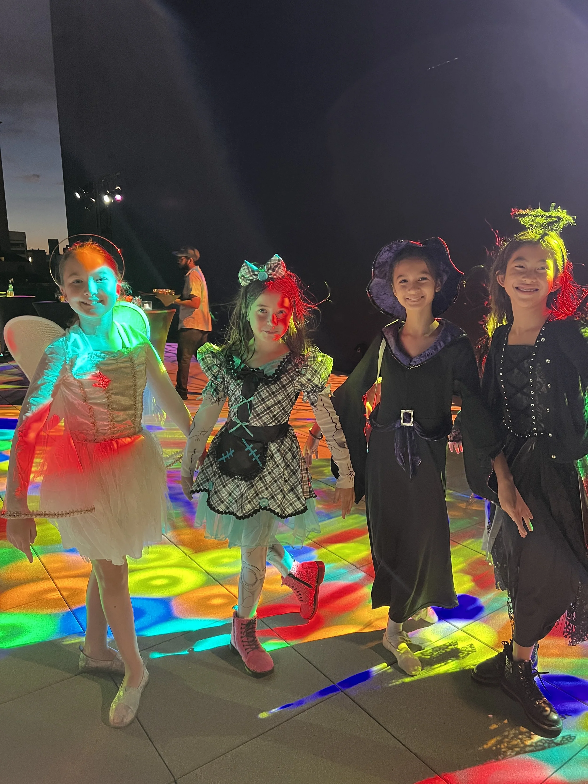 Dance Halloween 2023 New Halloween Decoration Witch Flying Broomstick