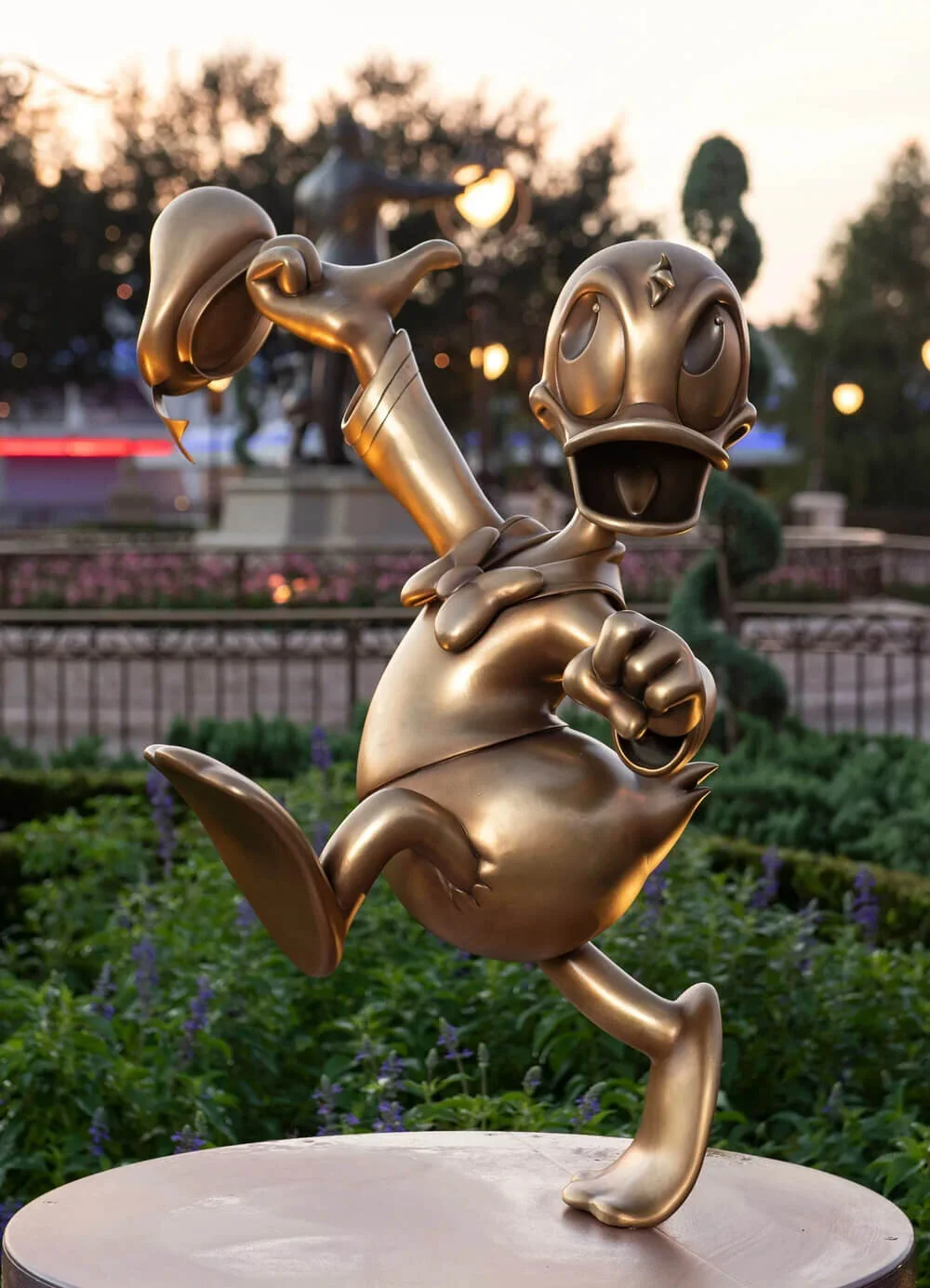 All of Disney's ‘Fab 50’ Golden Character Statues + Precise Locations ...