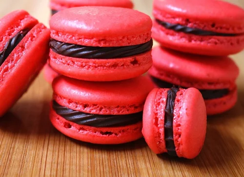French Macaron Baking Adventures, Part 16: Chocolate & Raspberry ...