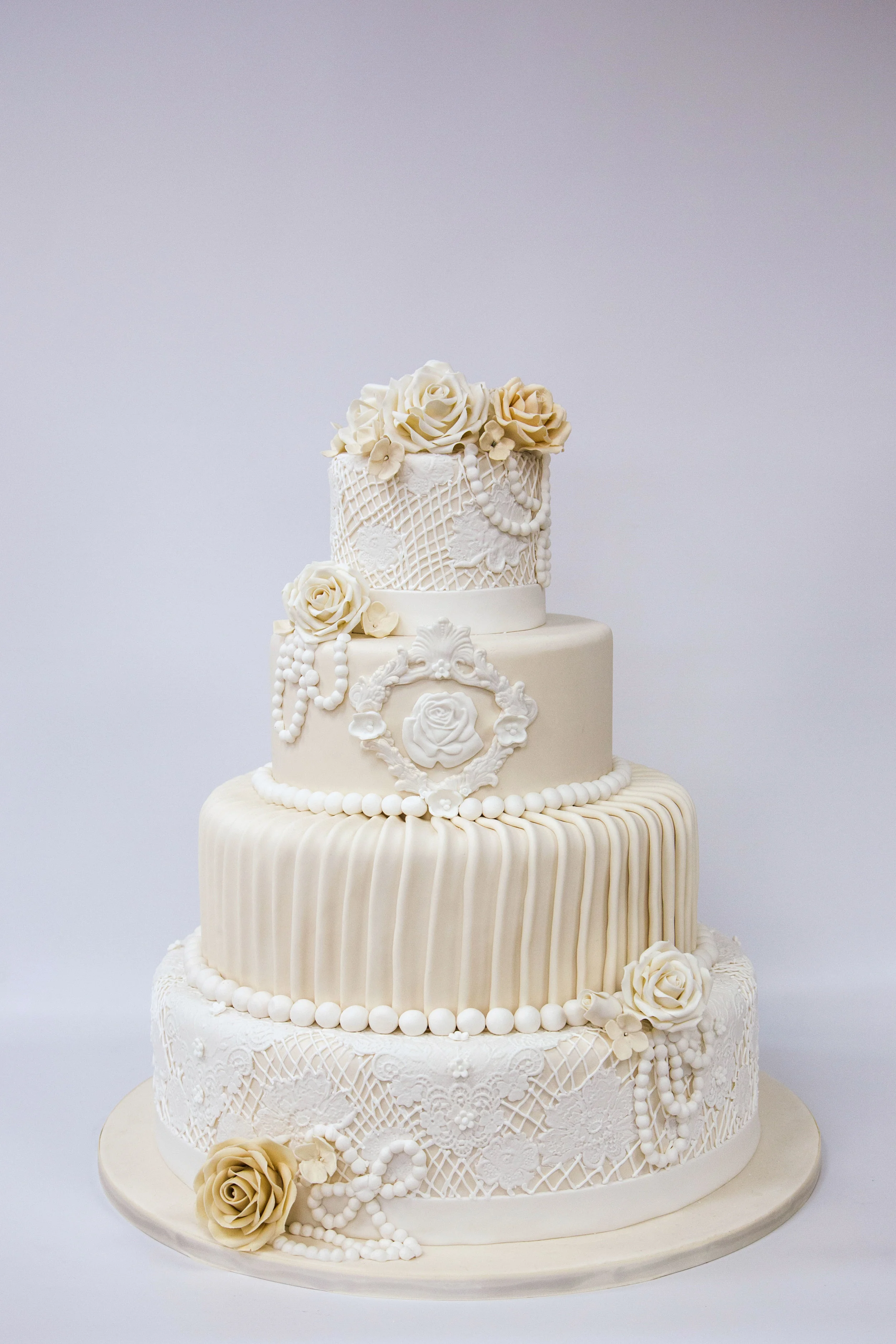 Delicious Pastries, Cakes and Desserts by Cake boss star's Carlo's ...