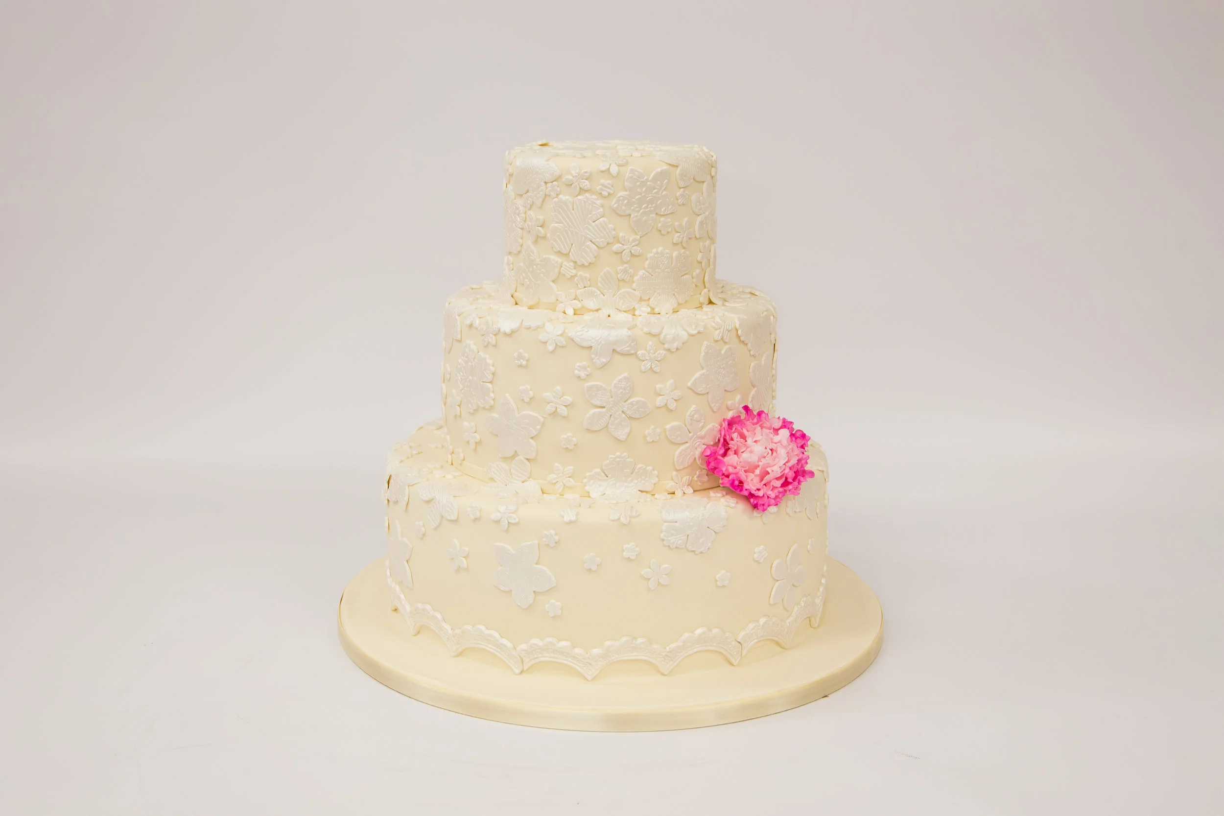 Delicious Pastries, Cakes and Desserts by Cake boss star's Carlo's ...