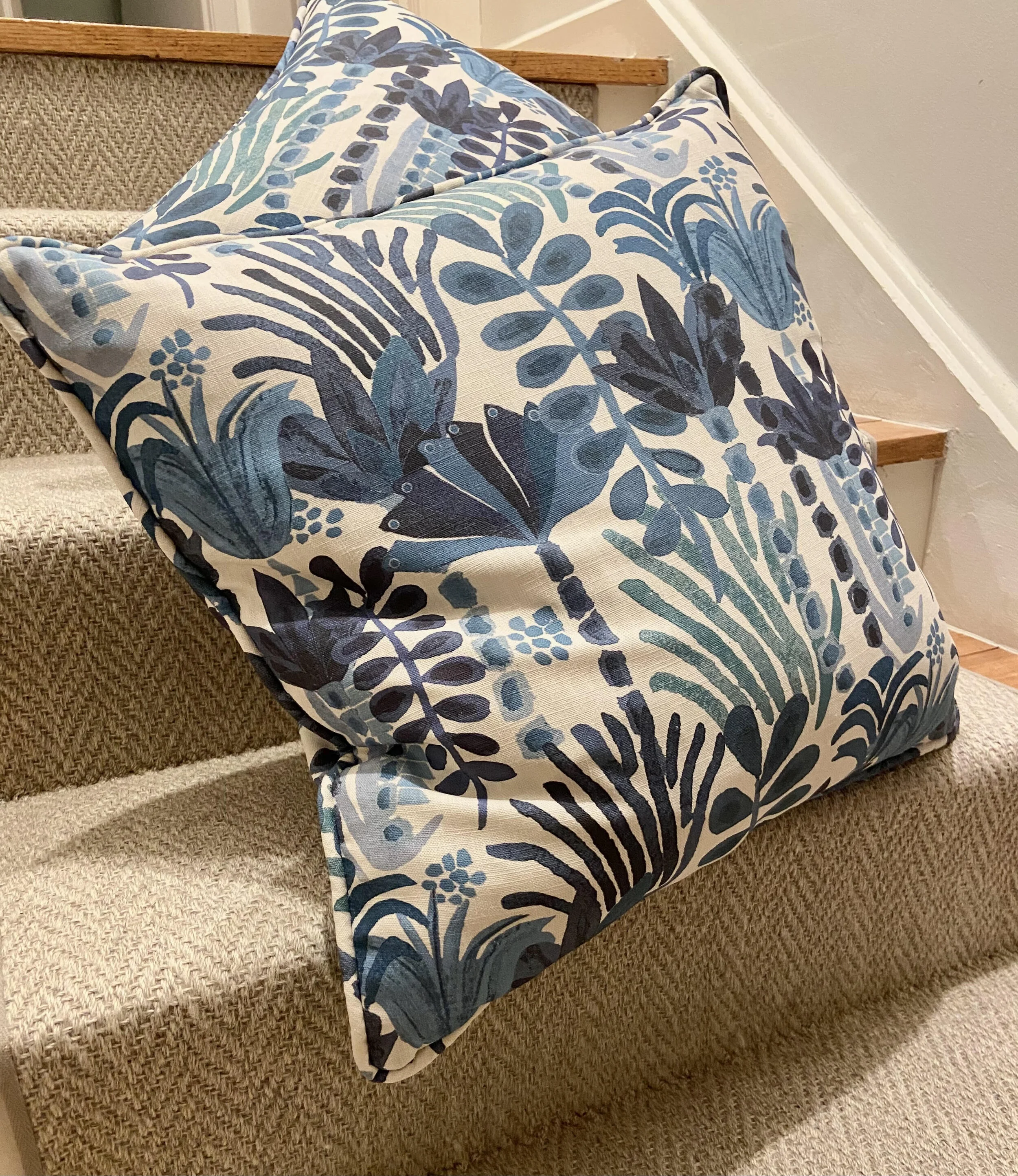 Cos Cob Throw Pillow — Dorset & Pond