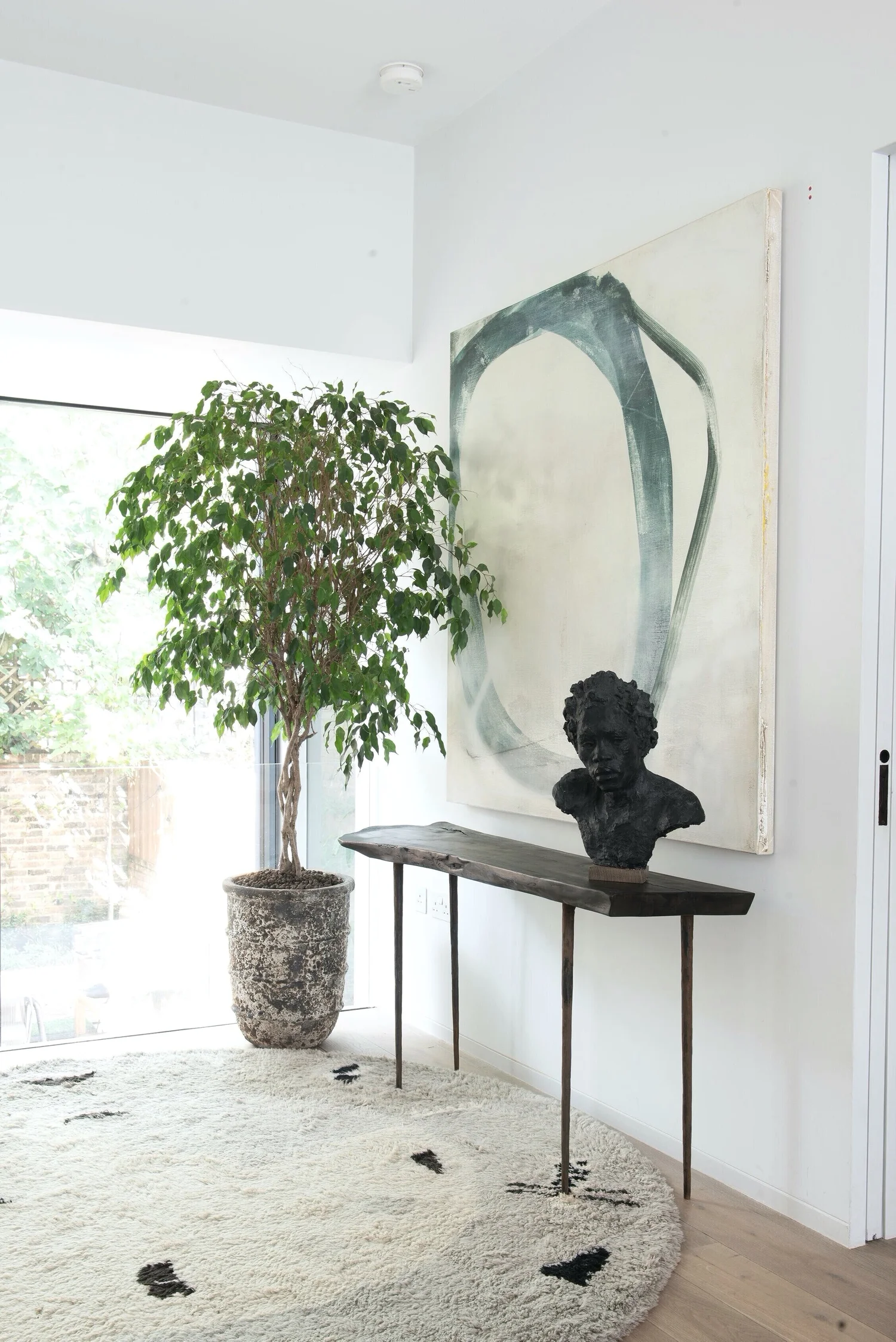 INTERIOR DESIGN AND PROJECT MANAGEMENT STUDIO - LONDON
