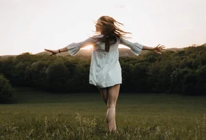 20 POSITIVE AFFIRMATIONS for CONFIDENCE and SELF-ESTEEM | Lucilehr.com