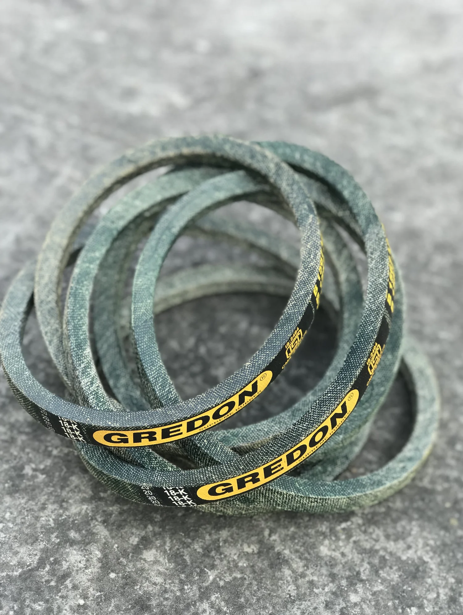 Manufacturer and Exporters of V Belt : Supreme Rubber Industries