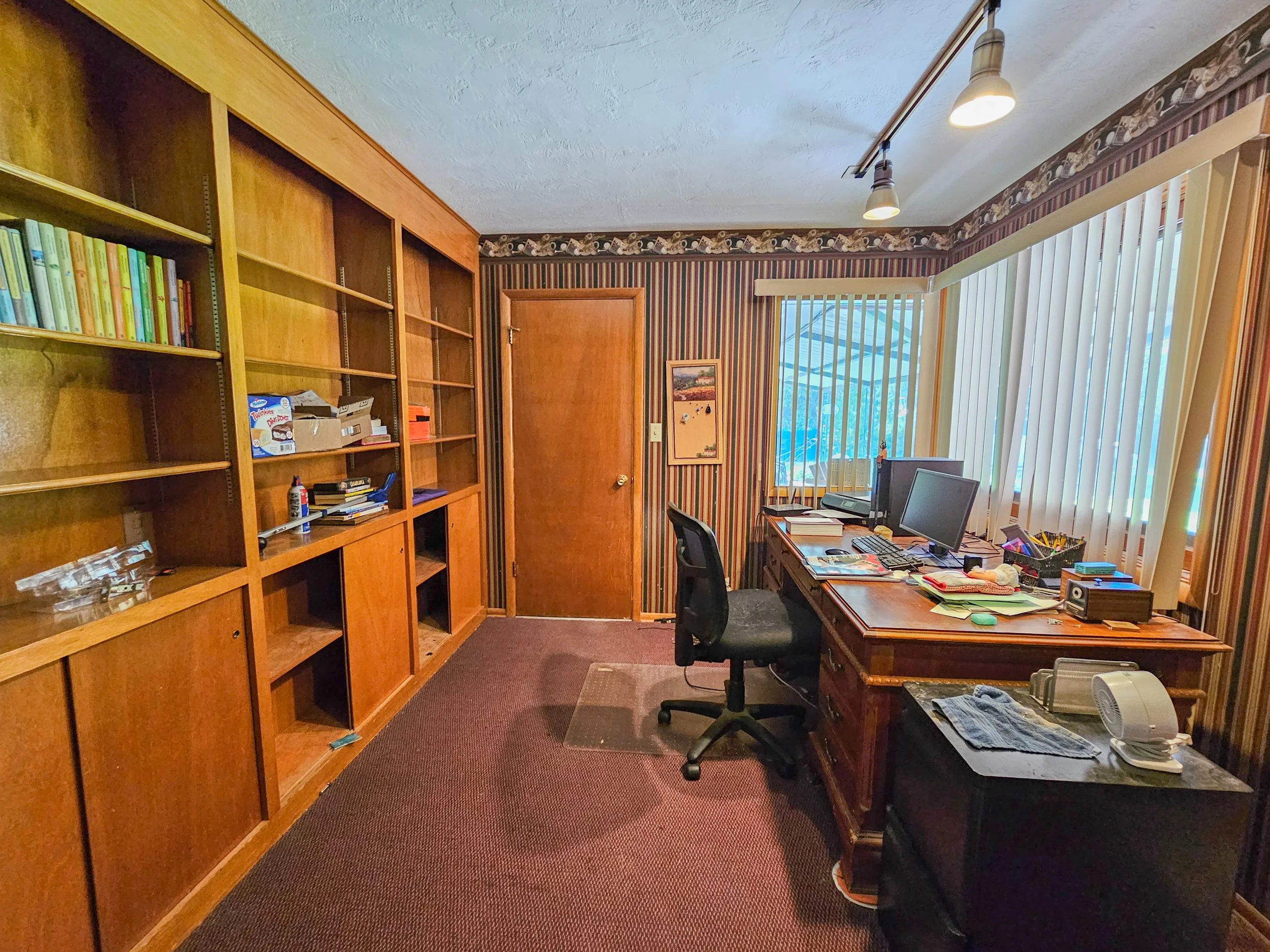 208 Highland Drive ARCO — LP Barnes Real Estate