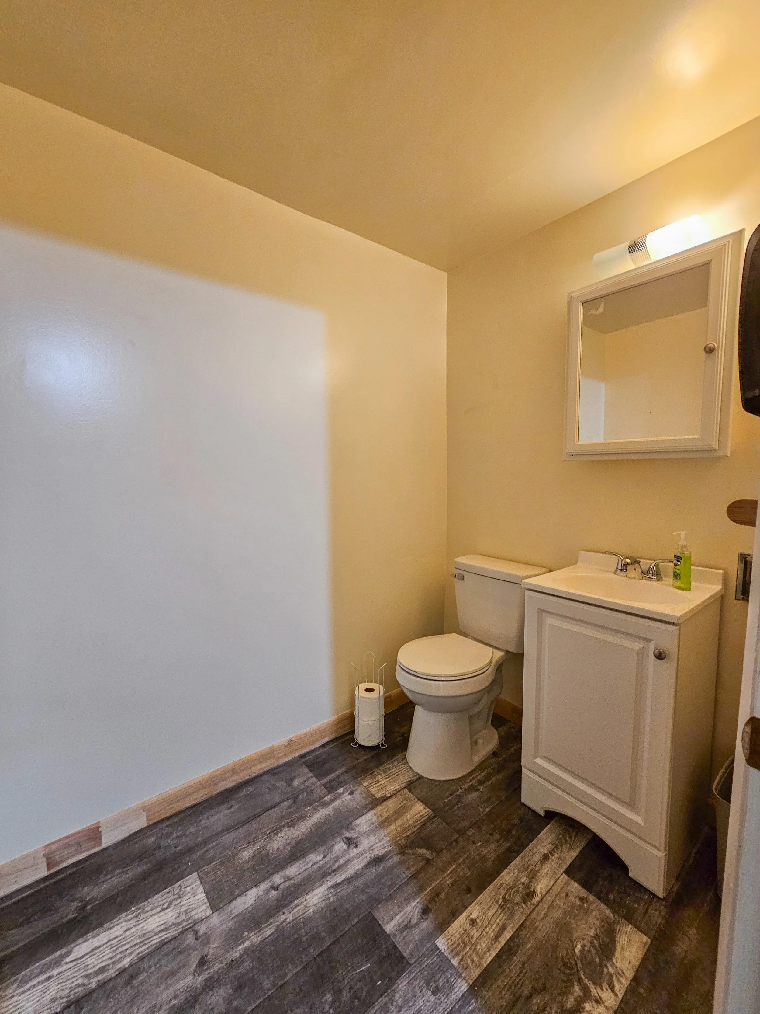 208 Highland Drive ARCO — LP Barnes Real Estate