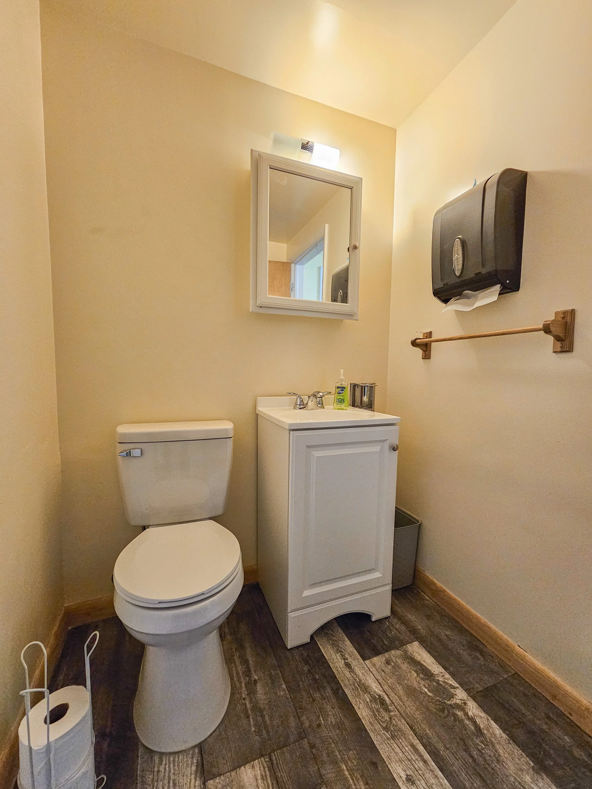 208 Highland Drive ARCO — LP Barnes Real Estate