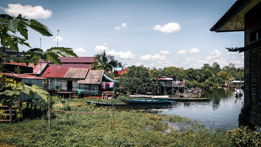 Visit Borneo's Orangutans on a Budget - Kaja Island / Palangkaraya ...