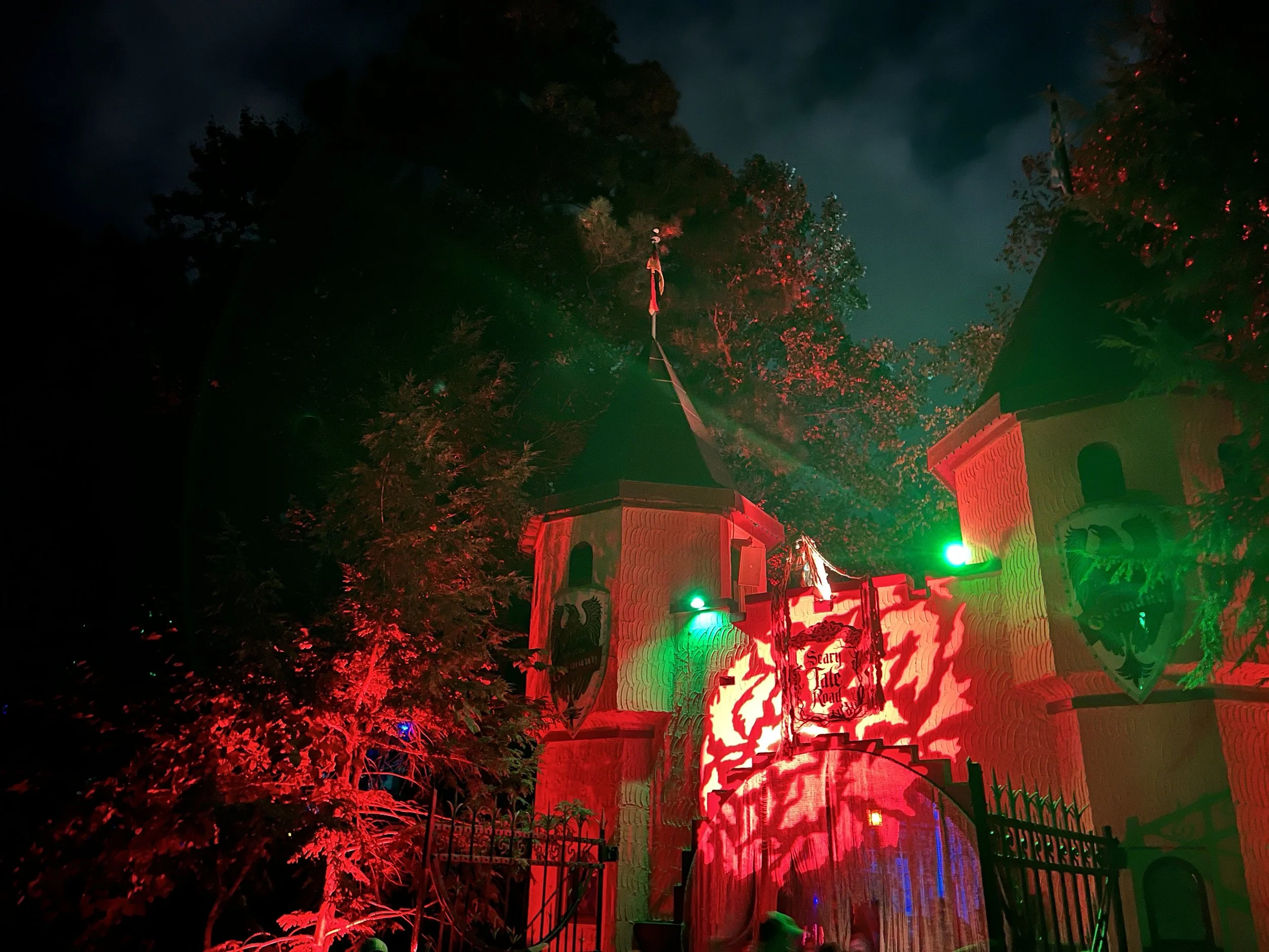 A Comprehensive Guide and Review of Busch Gardens Williamsburg Howl-O ...