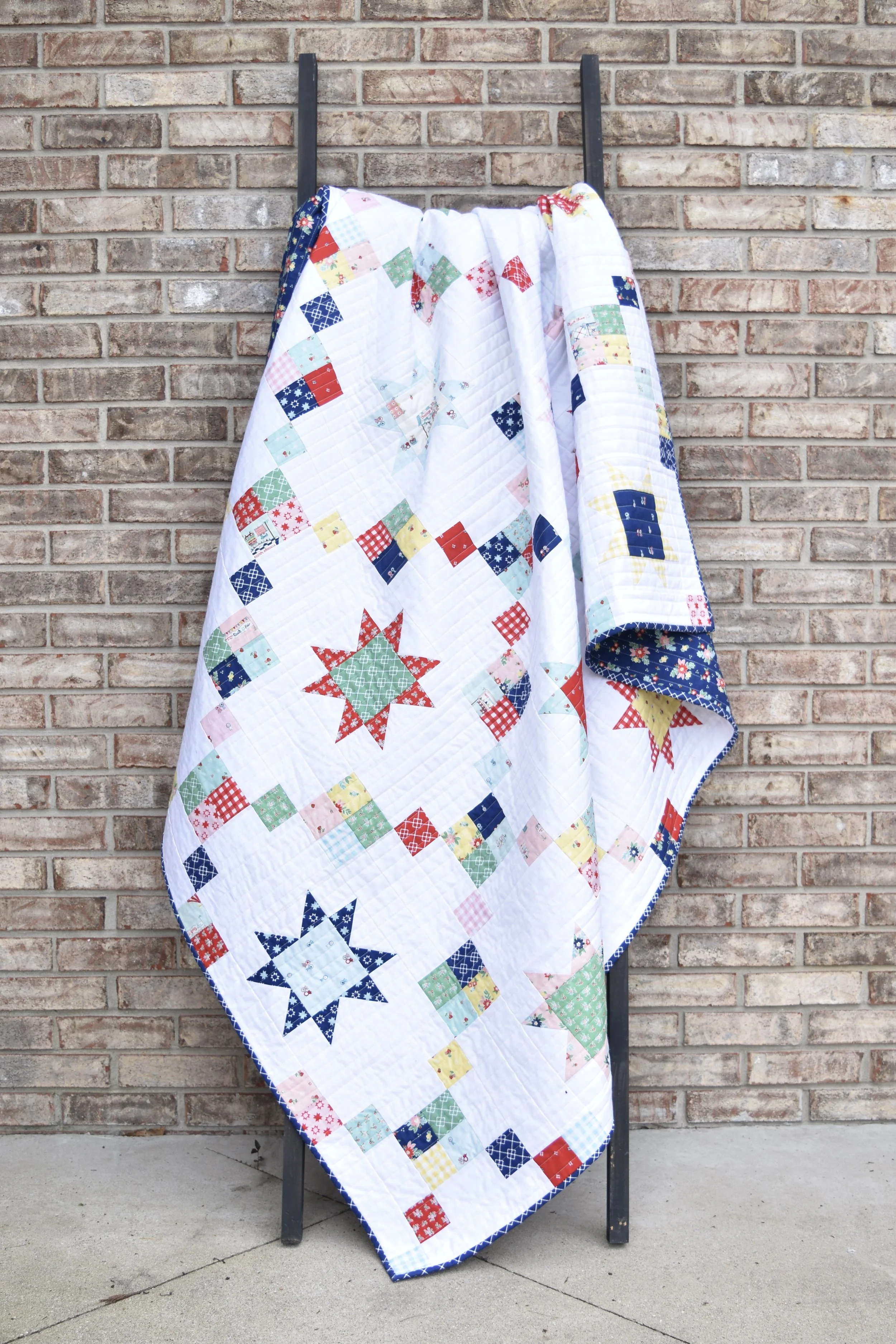 Star Chain {a FREE Layer Cake quilt pattern} — Material Girl Quilts