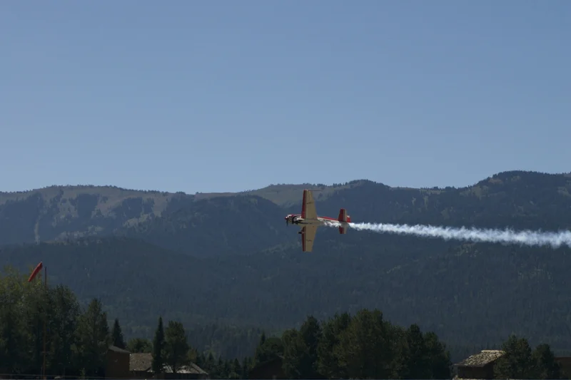 Extra 300 - Teton Aviation Center