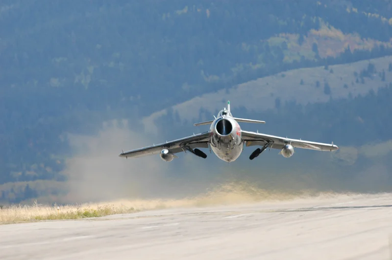 Mikoyan-Gurevich MiG-17 - Teton Aviation Center