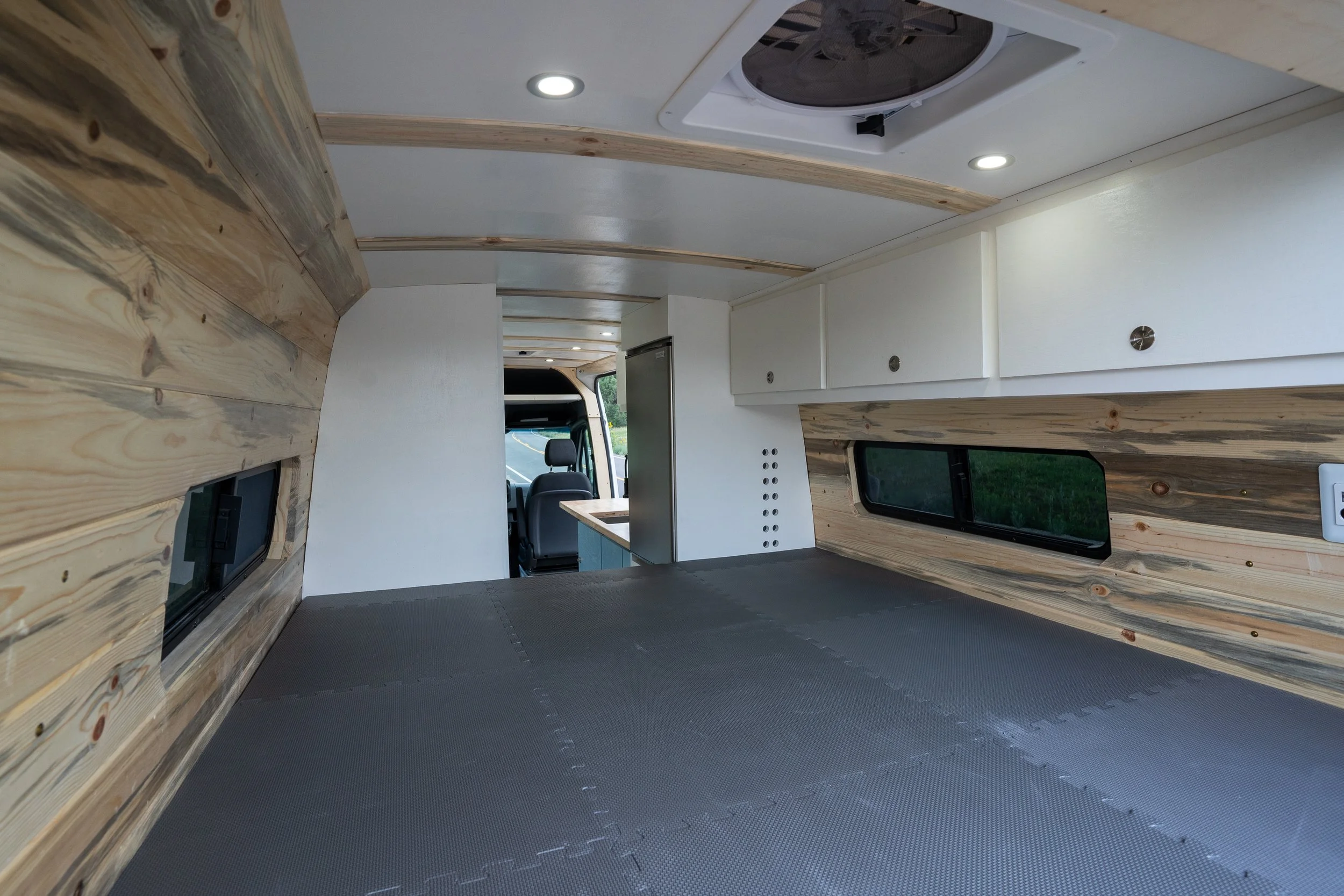 Mercedes sprinter van camper-camper van