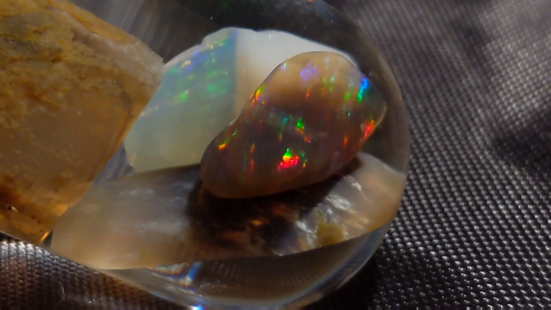 Unique World Wide Opals LLC.