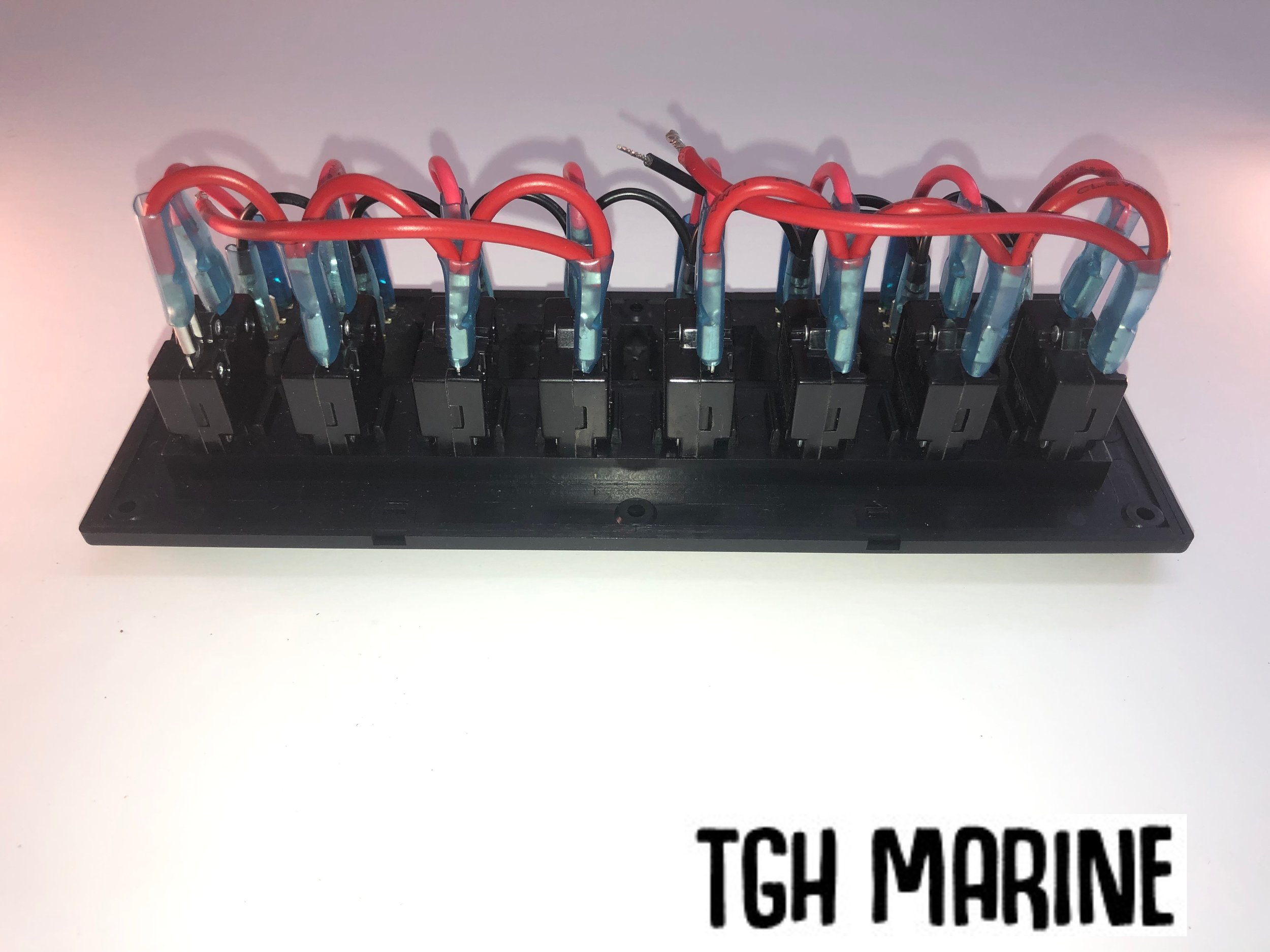 TGH Marine 8 Switch panel Wave design with circuit breaker — Marine and ...