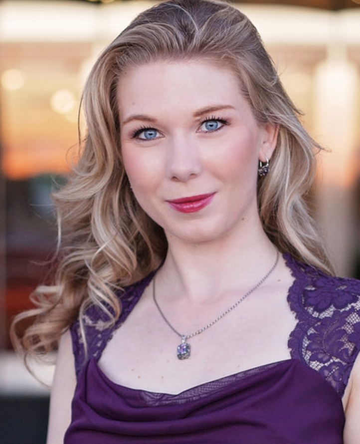 Headshots — Chelsea Janzen