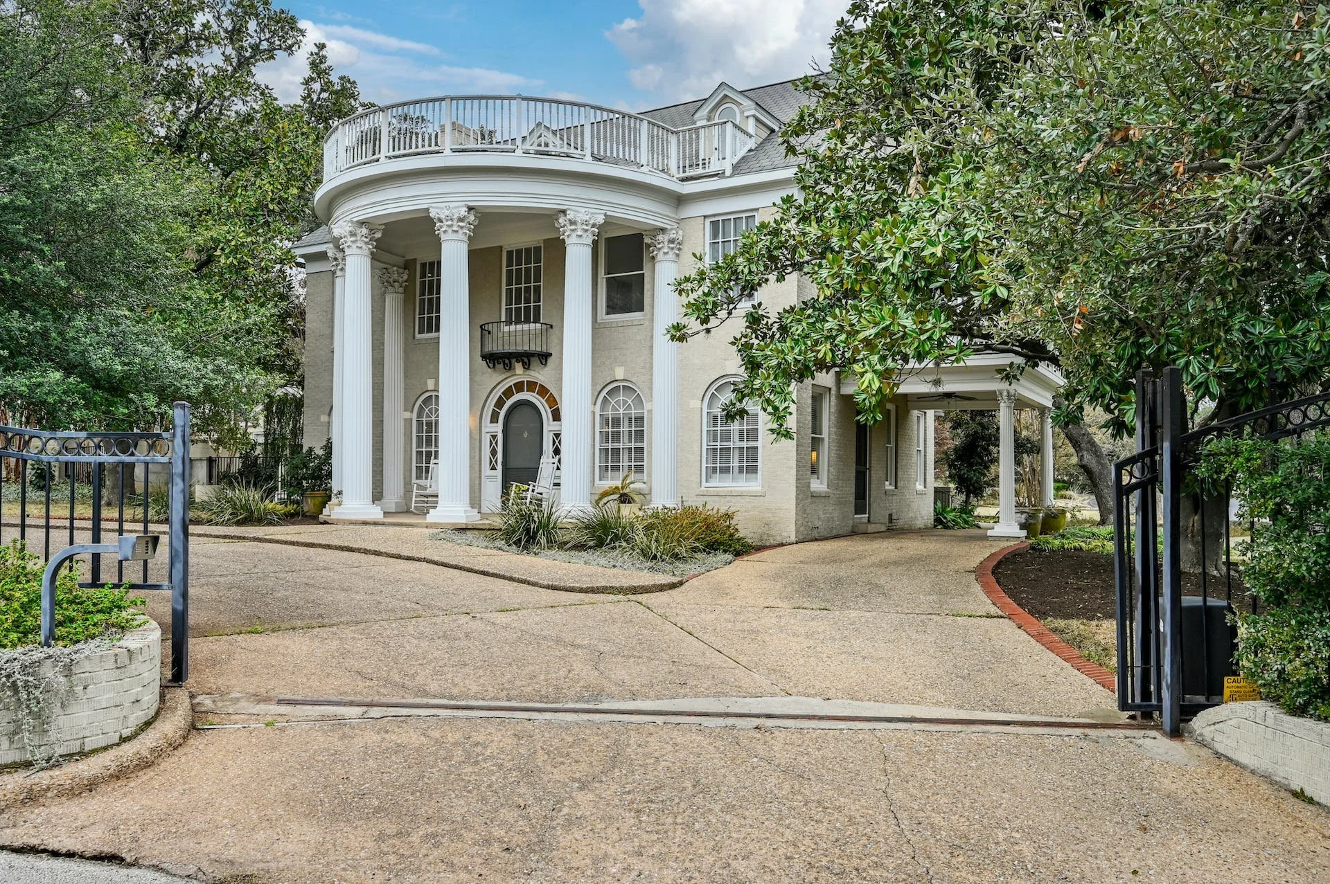 2310 Windsor Road — Nicole Kessler Group