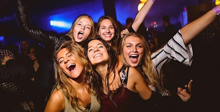 Los Angeles — Average Socialite