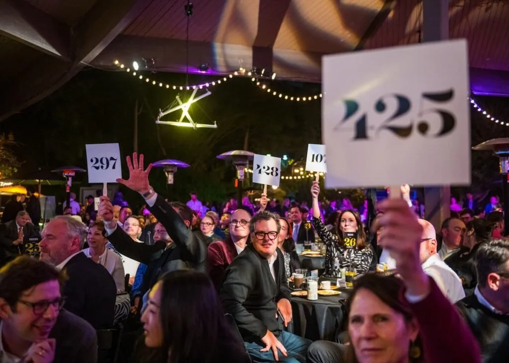 Los Angeles — Average Socialite