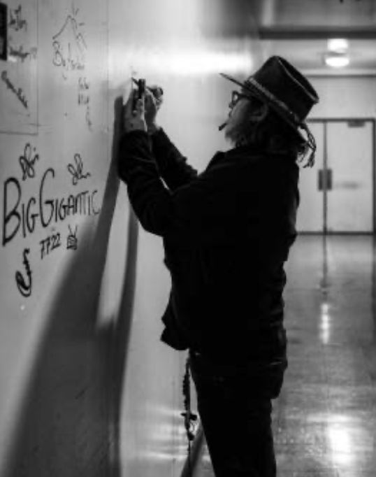 NYC — Average Socialite