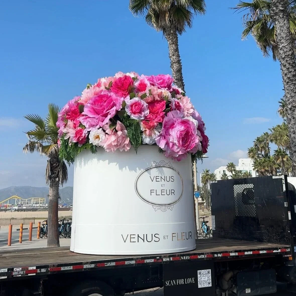 VENUS ET FLEUR EXTRAORDINARY BLOOM GIVEAWAY, NYC, LA & MIAMI — Average ...