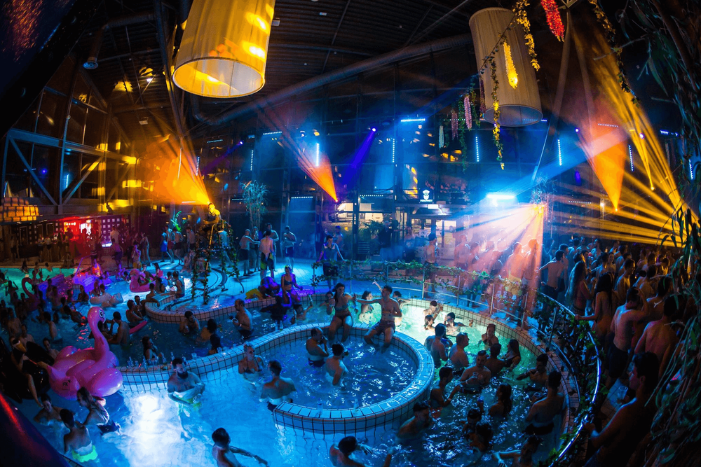Indoor poolparty's — Poolparty Productions | dé specialist op het ...