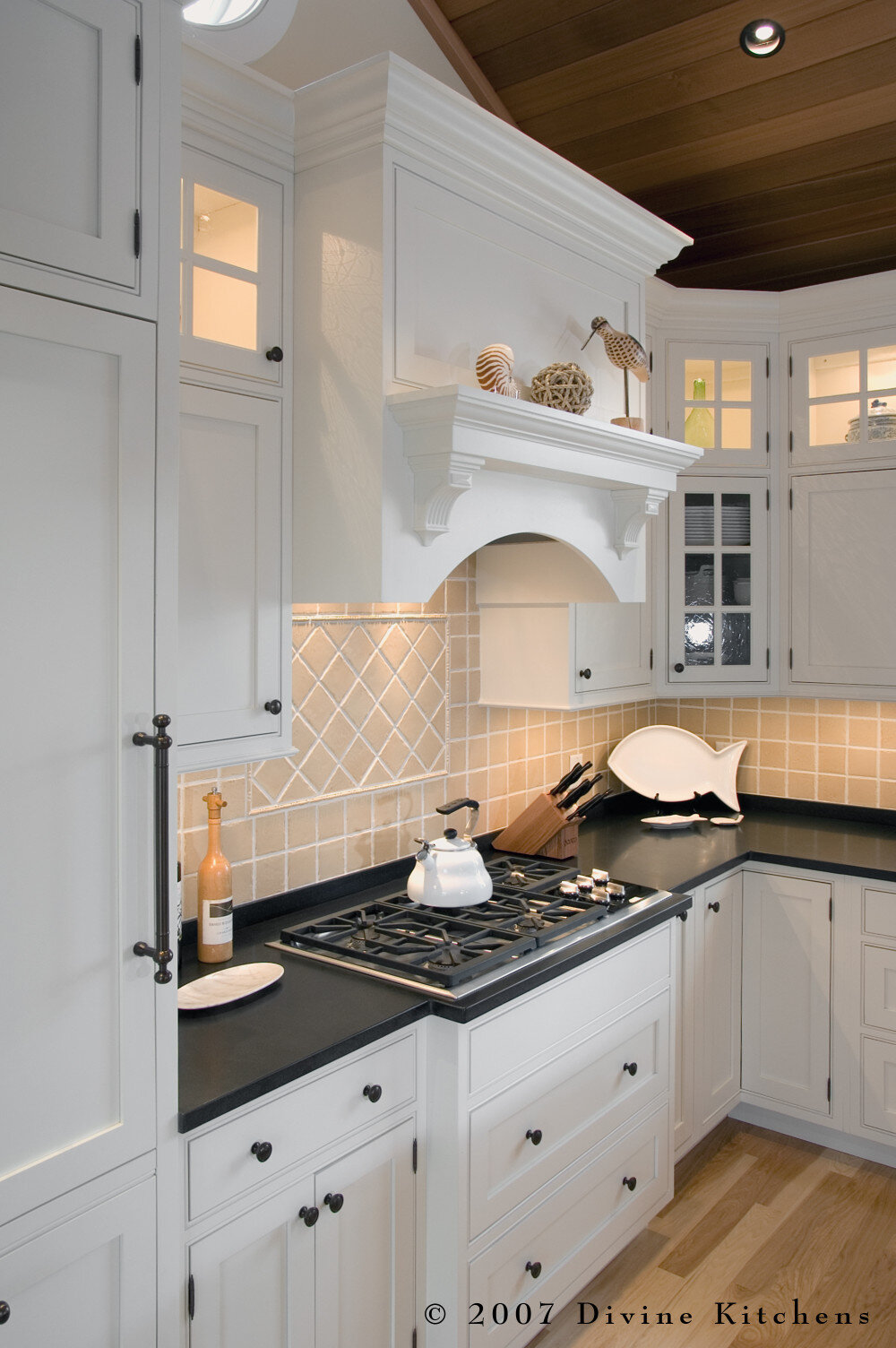 CAPE COD TRANSITIONAL TRADITIONAL KITCHEN BEADBOARD CEILING — Divine ...