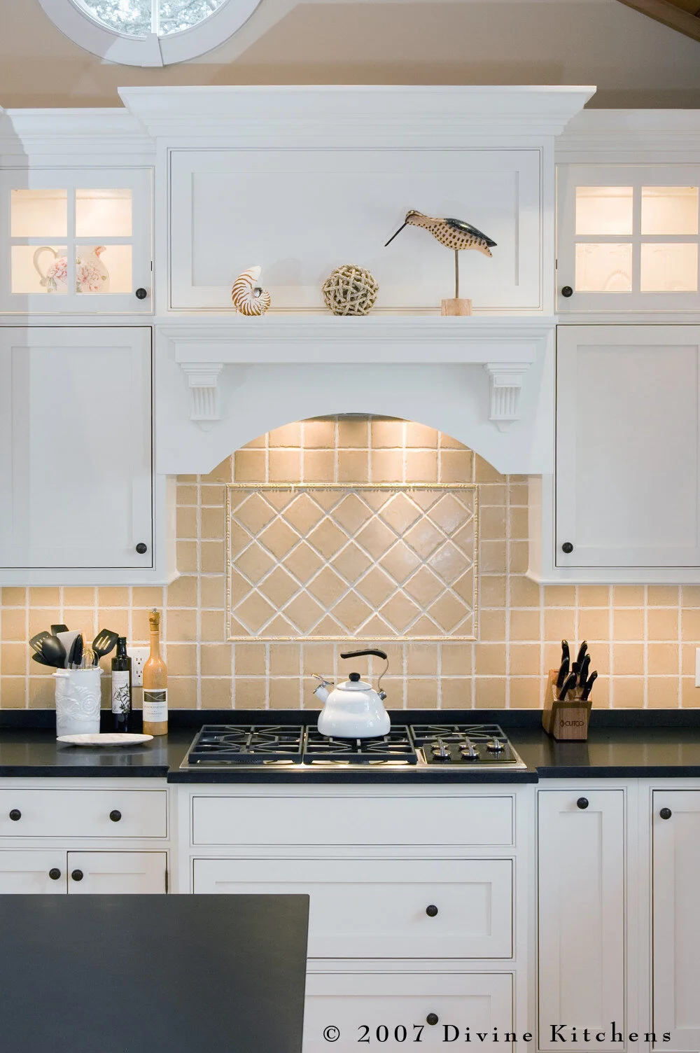 CAPE COD TRANSITIONAL TRADITIONAL KITCHEN BEADBOARD CEILING — Divine ...