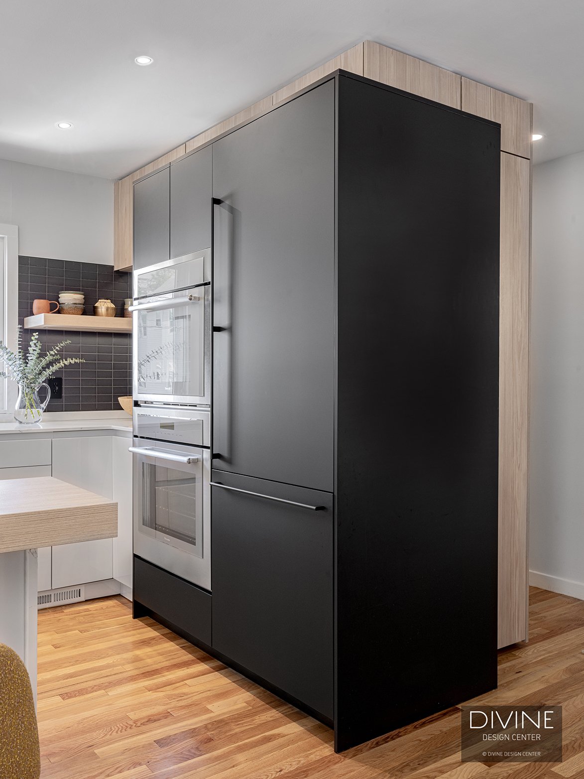 Cambridge Compact Modern Kitchen — Divine Design Center