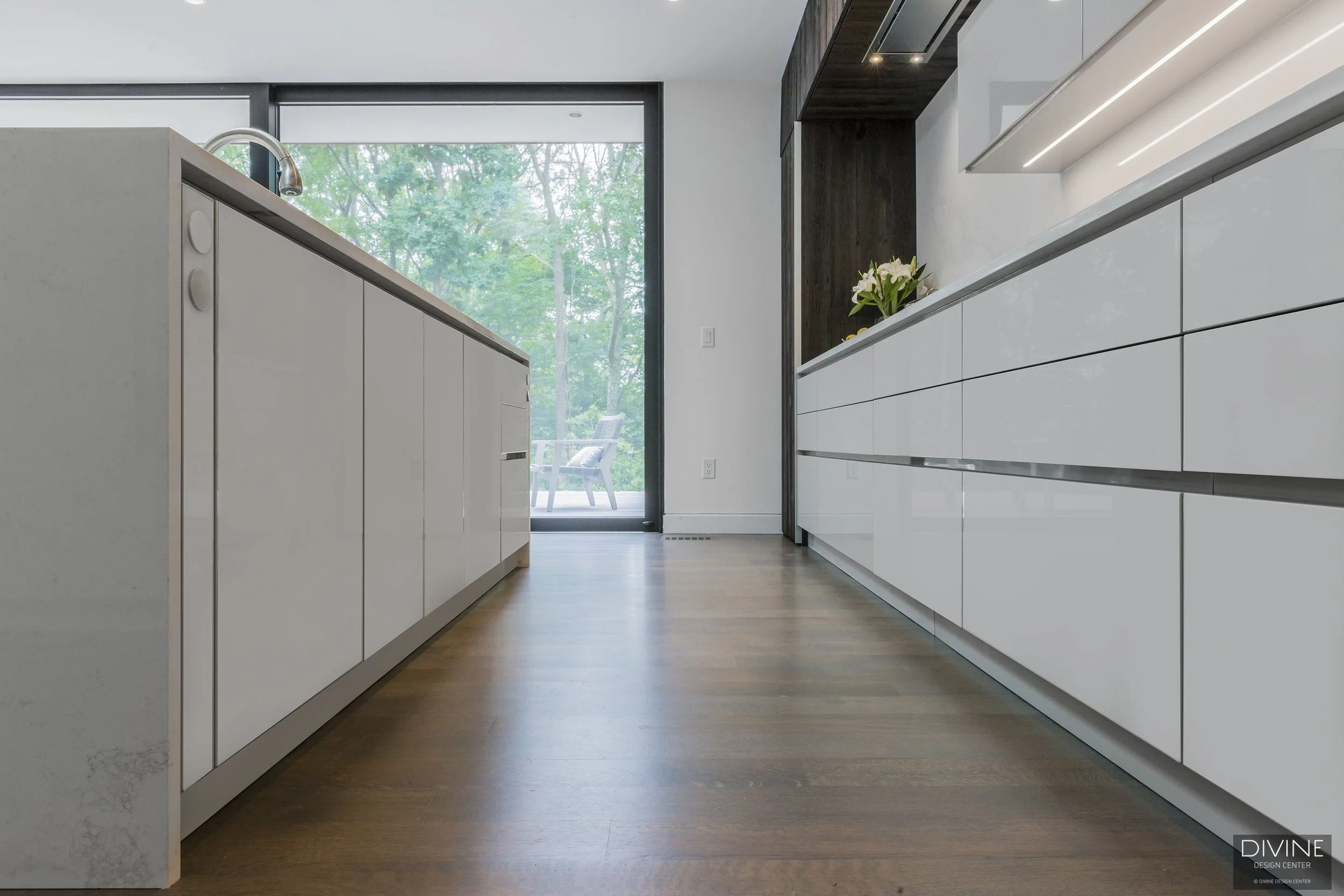 Wellesley MA Minimalist Modern Kitchen — Divine Design Center