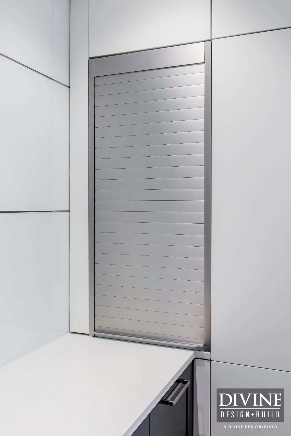 Waban MA Modern Kitchen — Divine Design Center