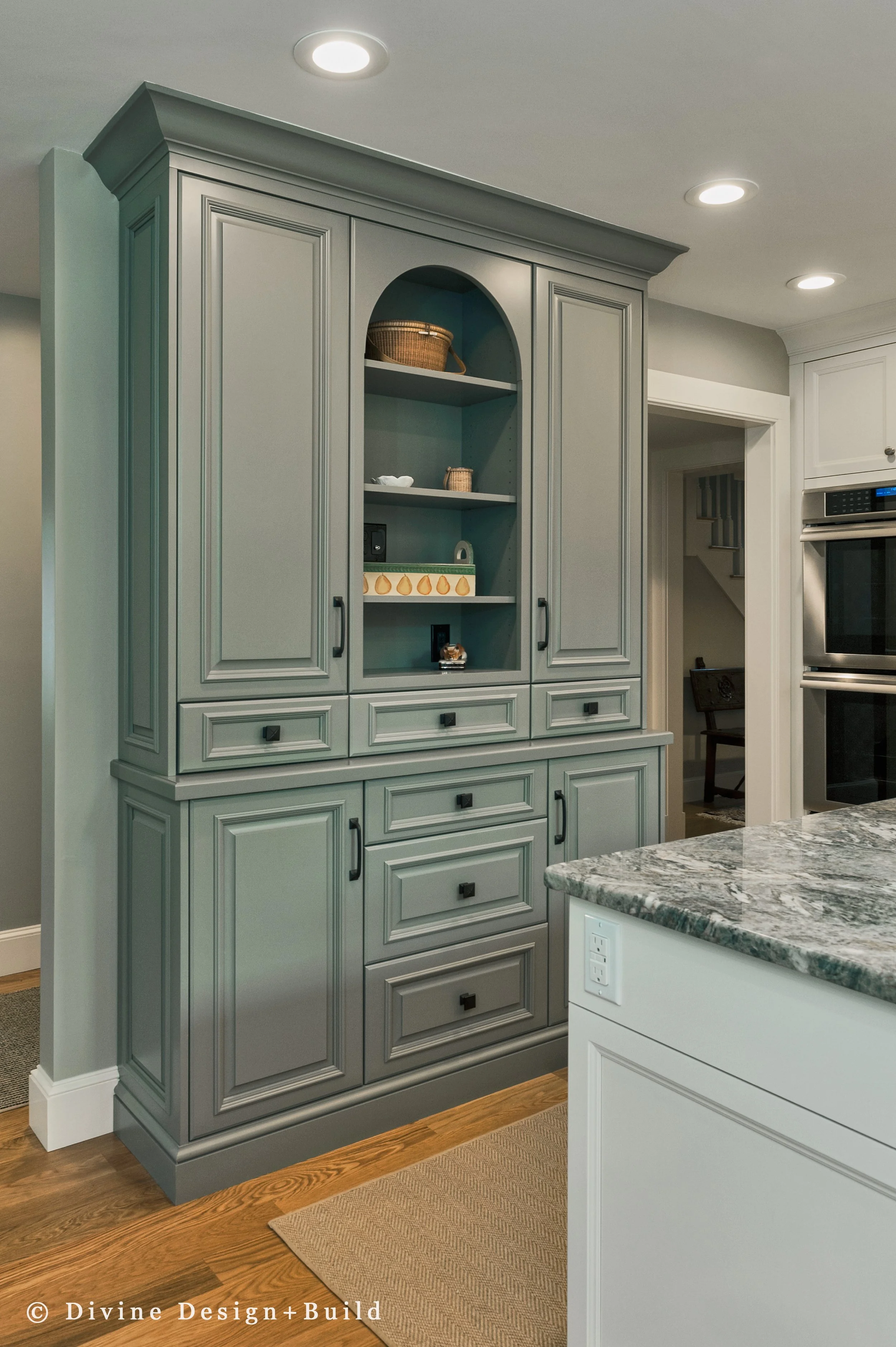 Boston Open-Concept Traditional Kitchen — Divine Design Center
