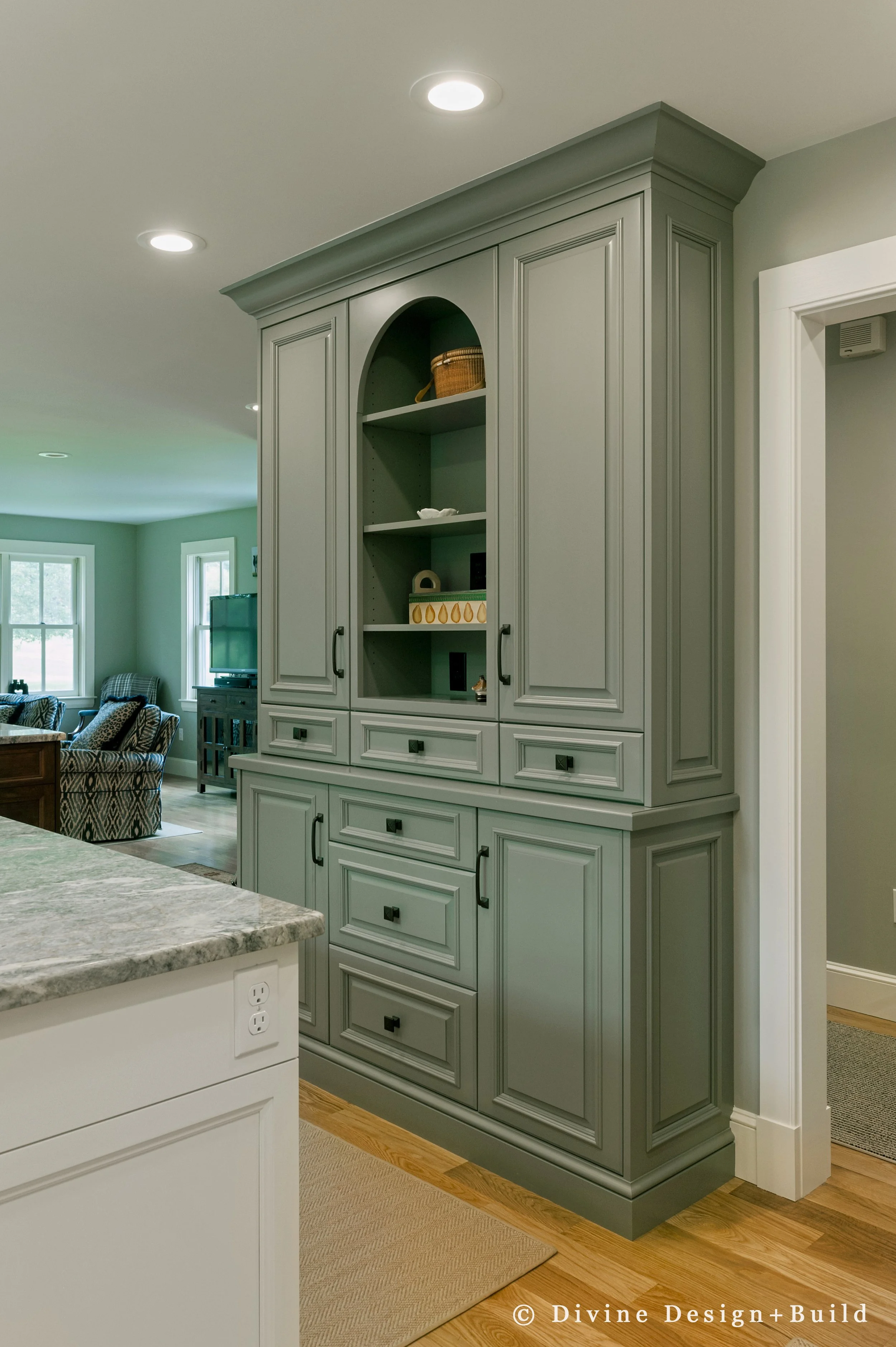 Boston Open-Concept Traditional Kitchen — Divine Design Center