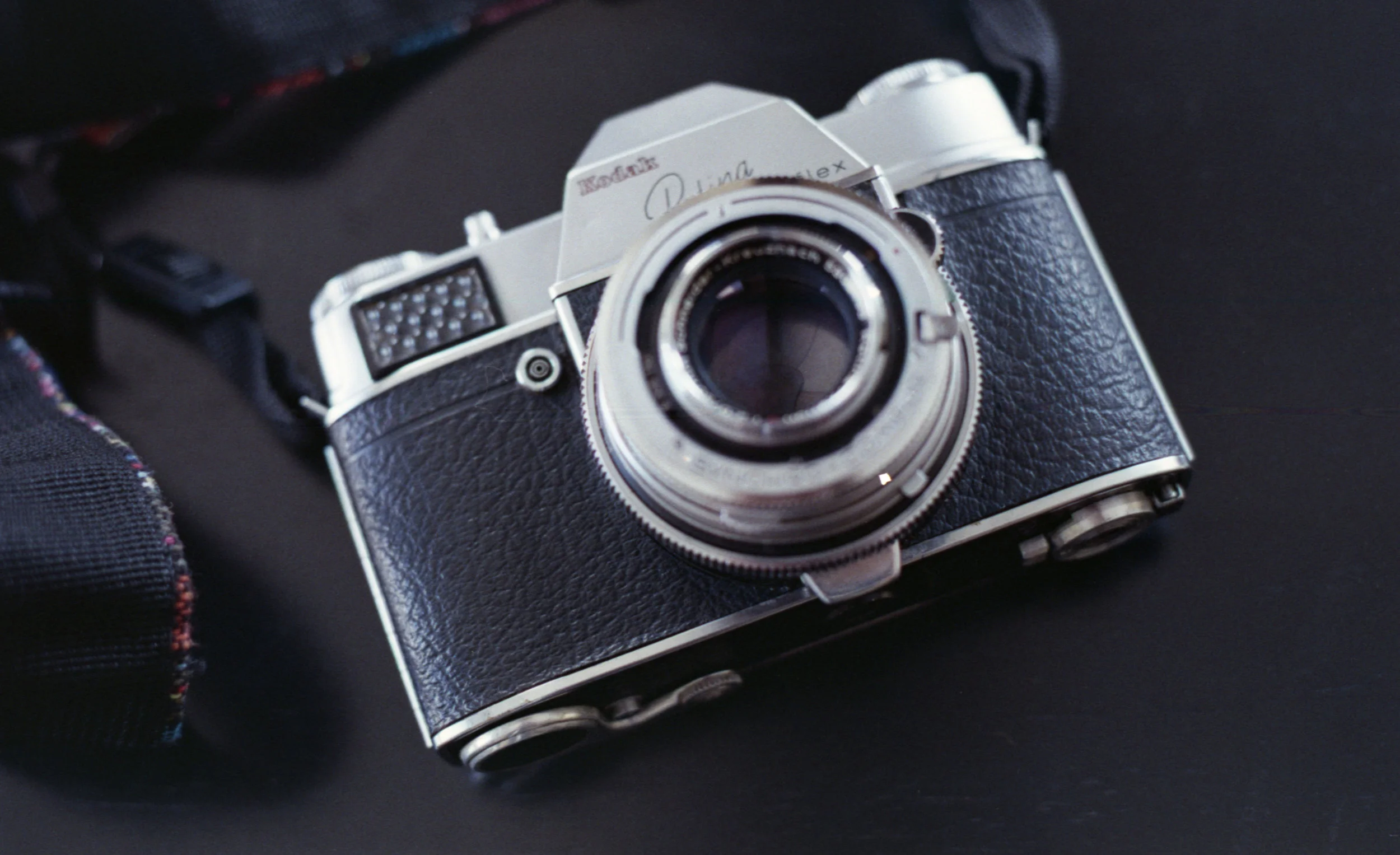SLR Cameras — Aperture Preview
