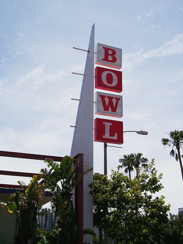 The bowling alley from "Dexter" — Live the Movies