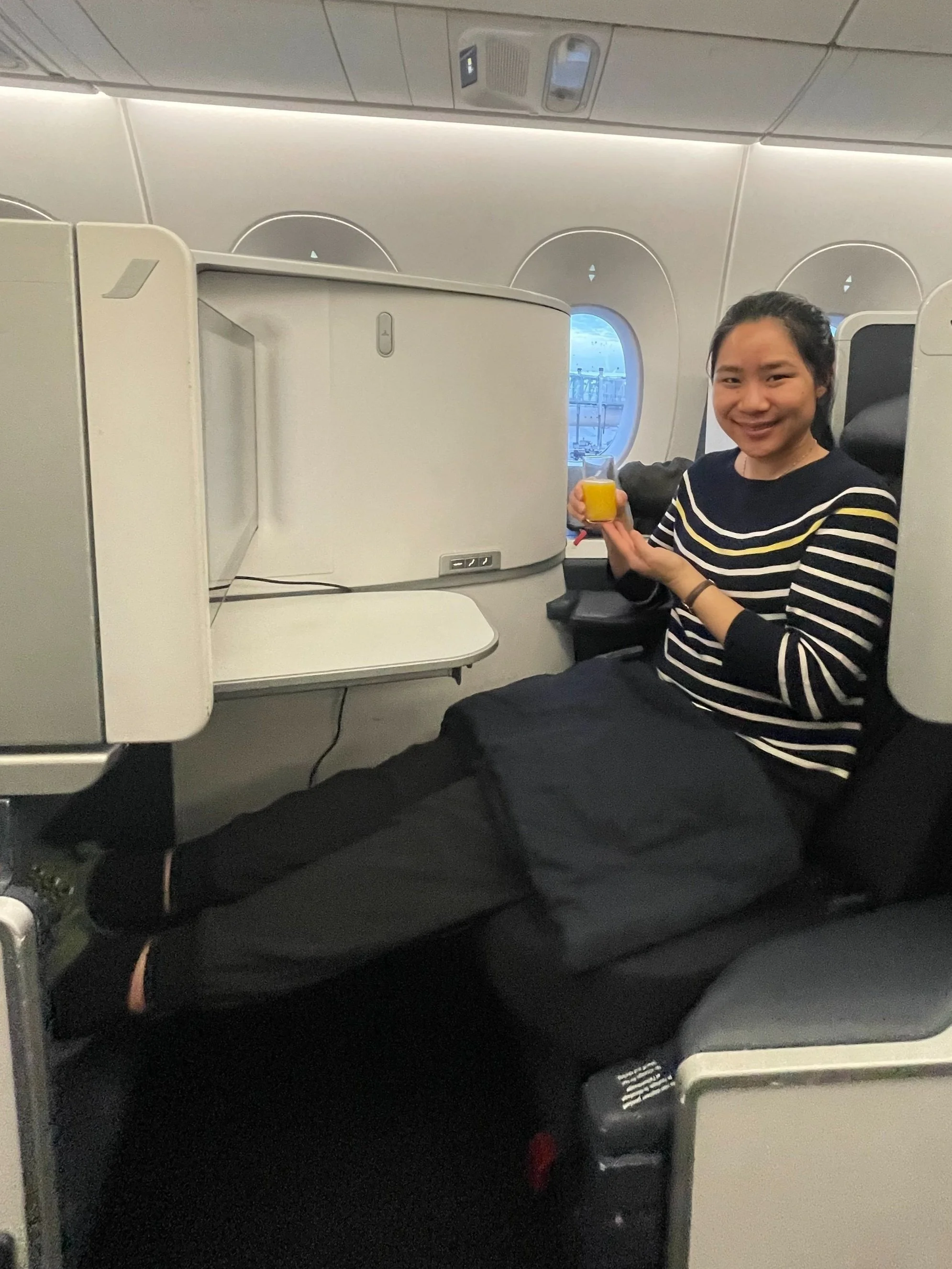 Air France Business Class Review CDG-LAX Airbus A350-900 XWB (March ...