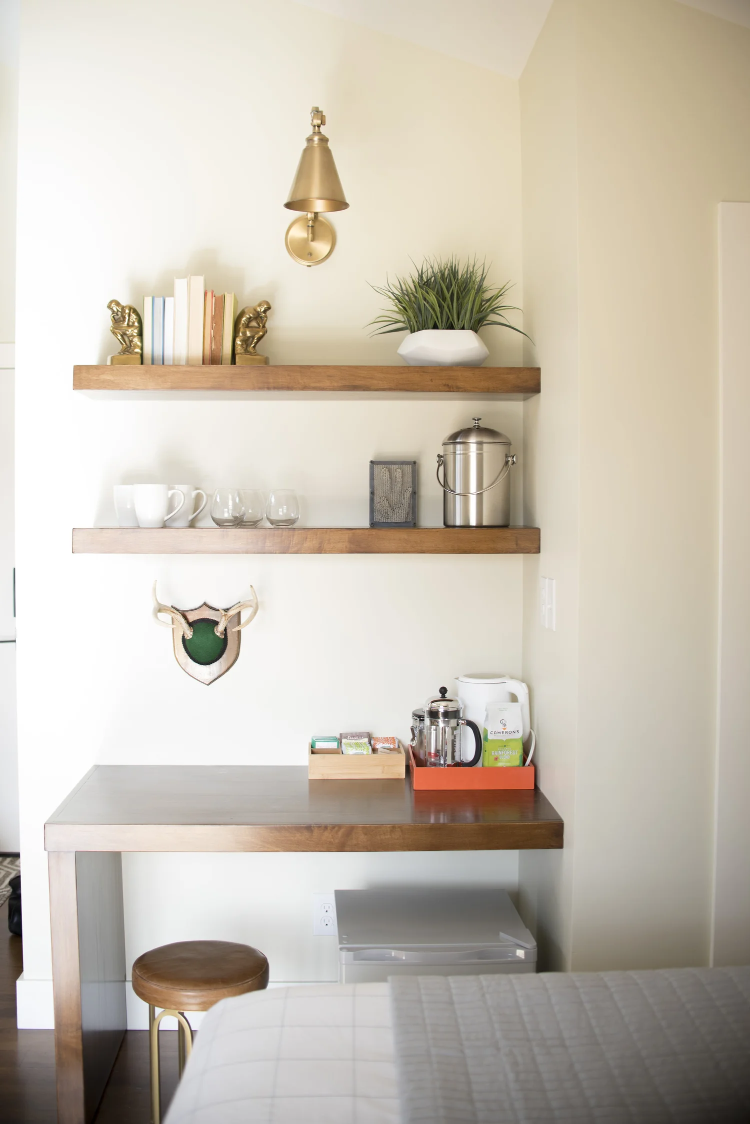 How to style a shelf like a pro — Hausmatter