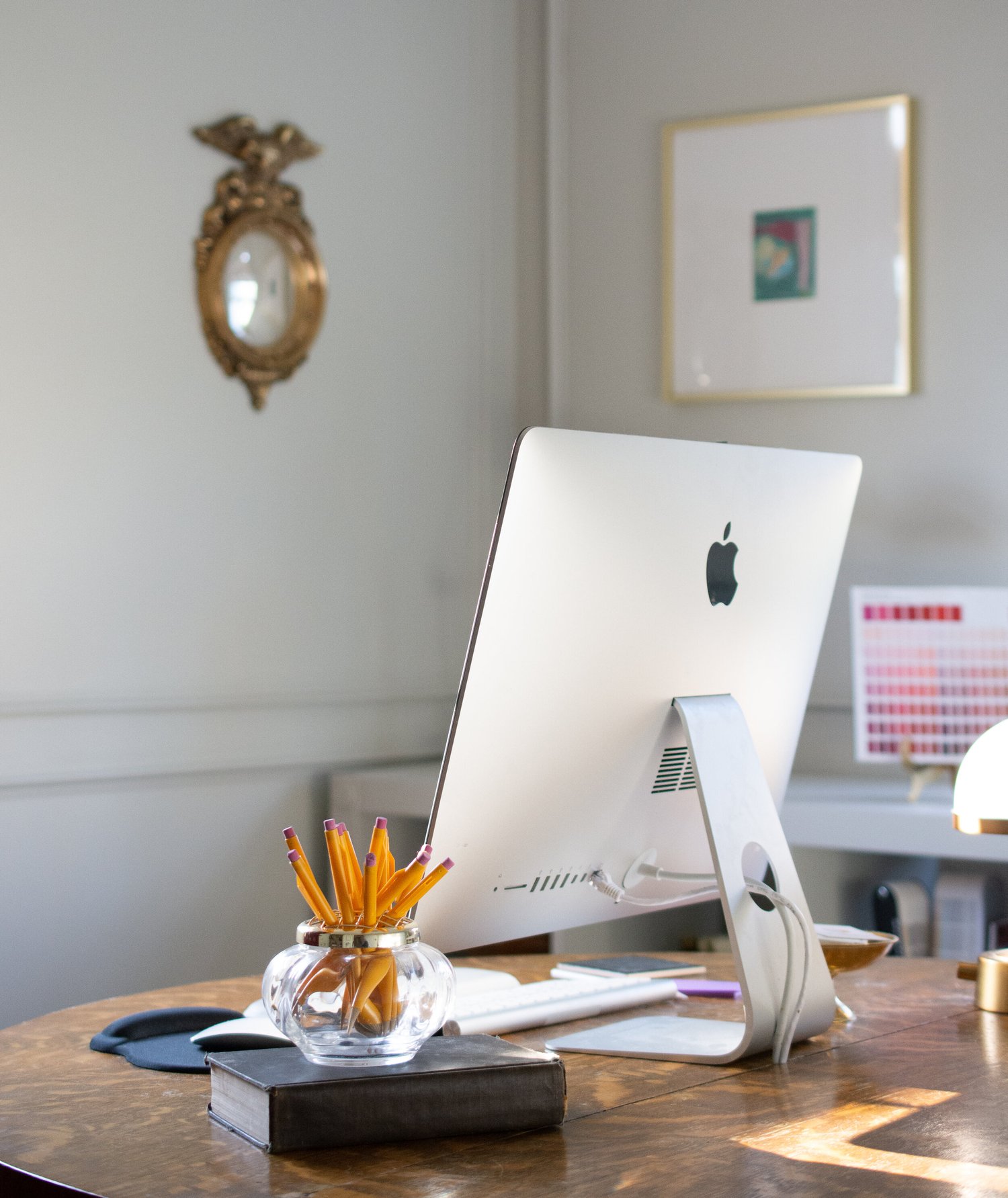 How to manage cords when the desk is in the middle of the room without ...