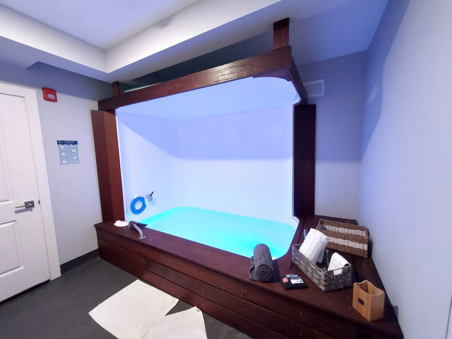 Float Pools — Superior Float Tanks