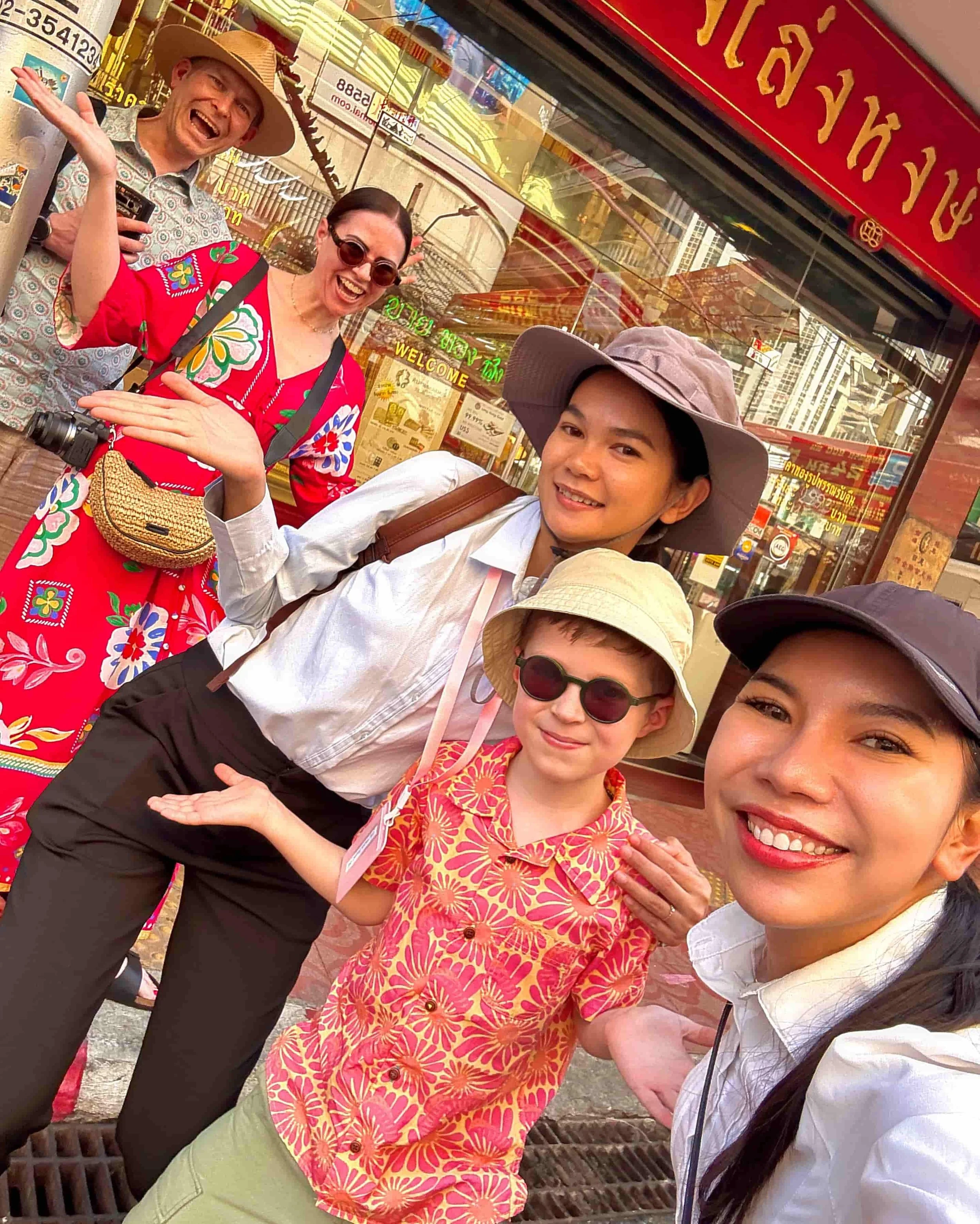 Lady Tour Guide Poster Group Of Tourists Sightseeing And Female Tour