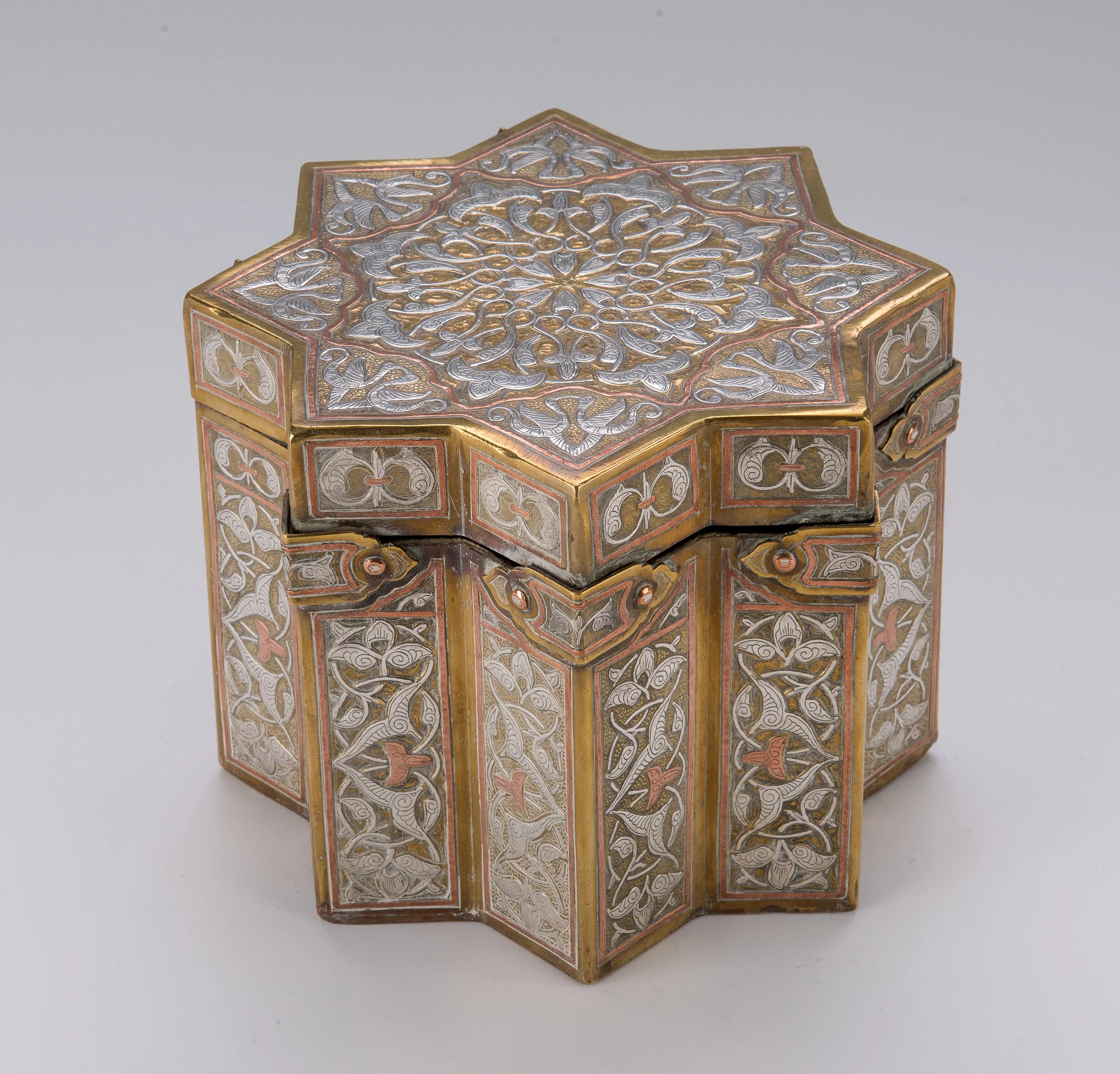 Boxes — The Magic of Damascus Metalwork