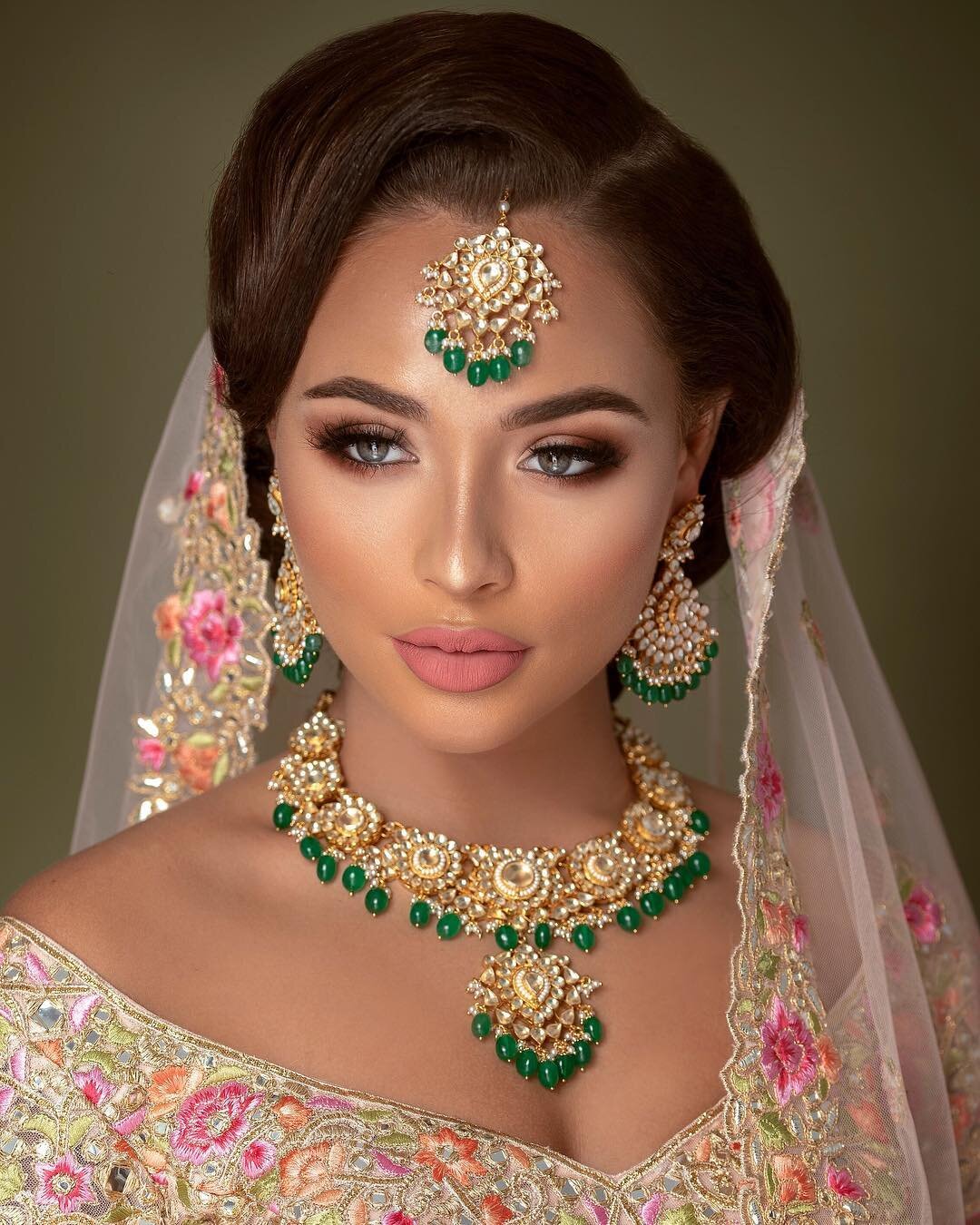 Coshi Makeup — Inside BIBI