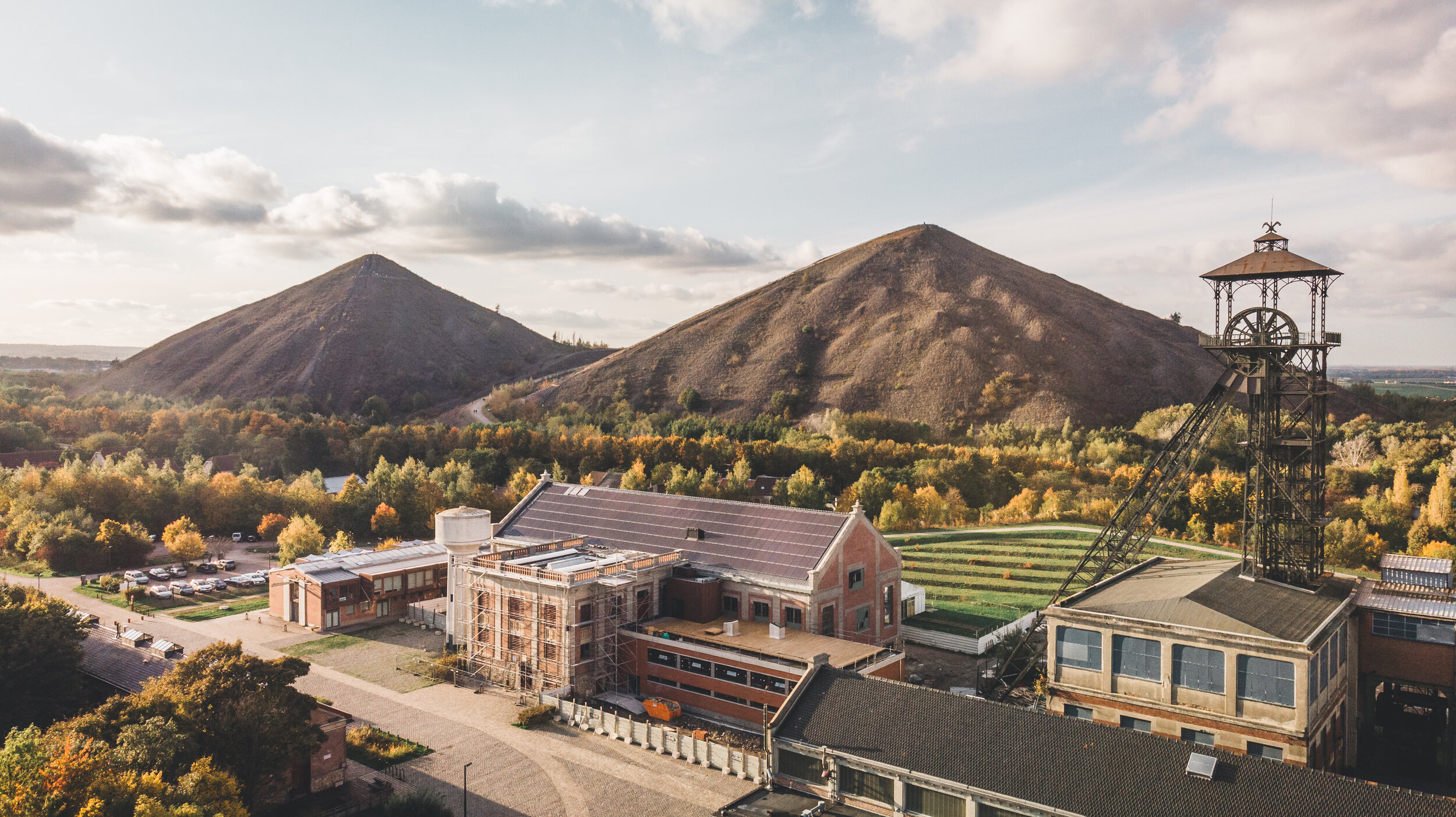 Randonnée insolite dans les Hauts-de-France | Ascension d'un terril ...
