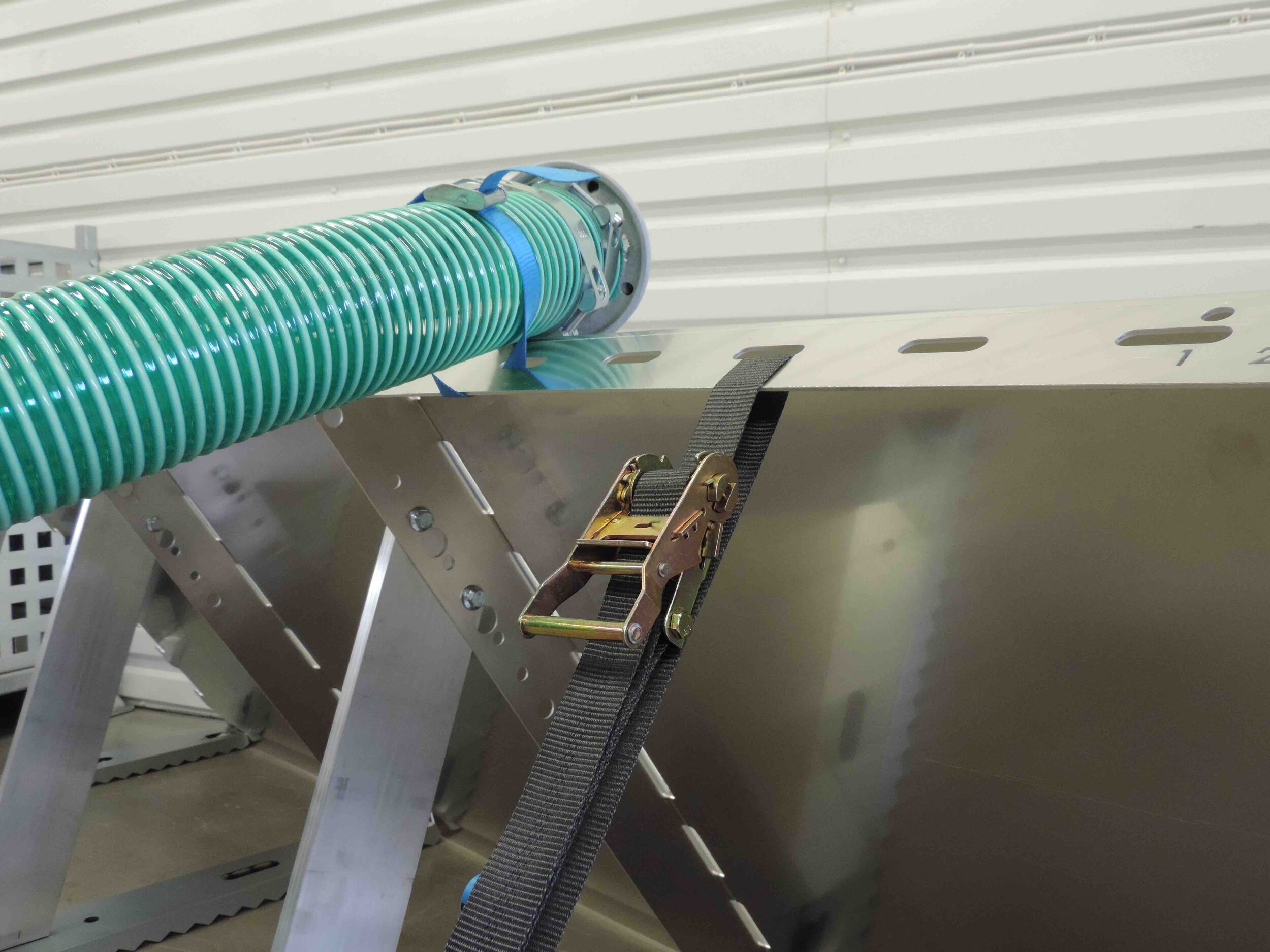 Anchor the barrier — INERO