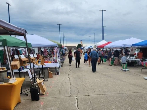 Fort Dodge Farmers Market — Outwriter Books & Travel