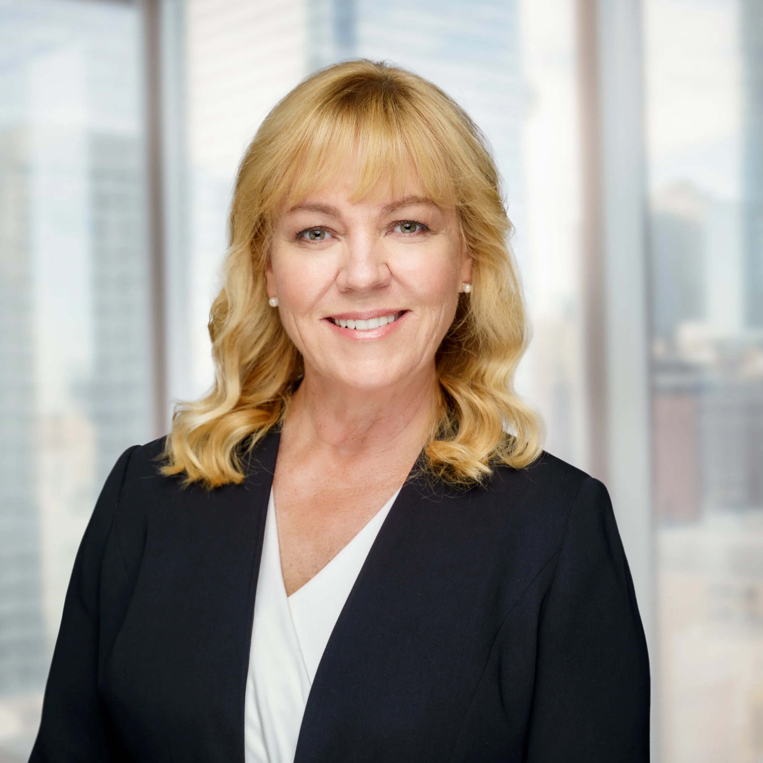 Biography — Jacoline Loewen