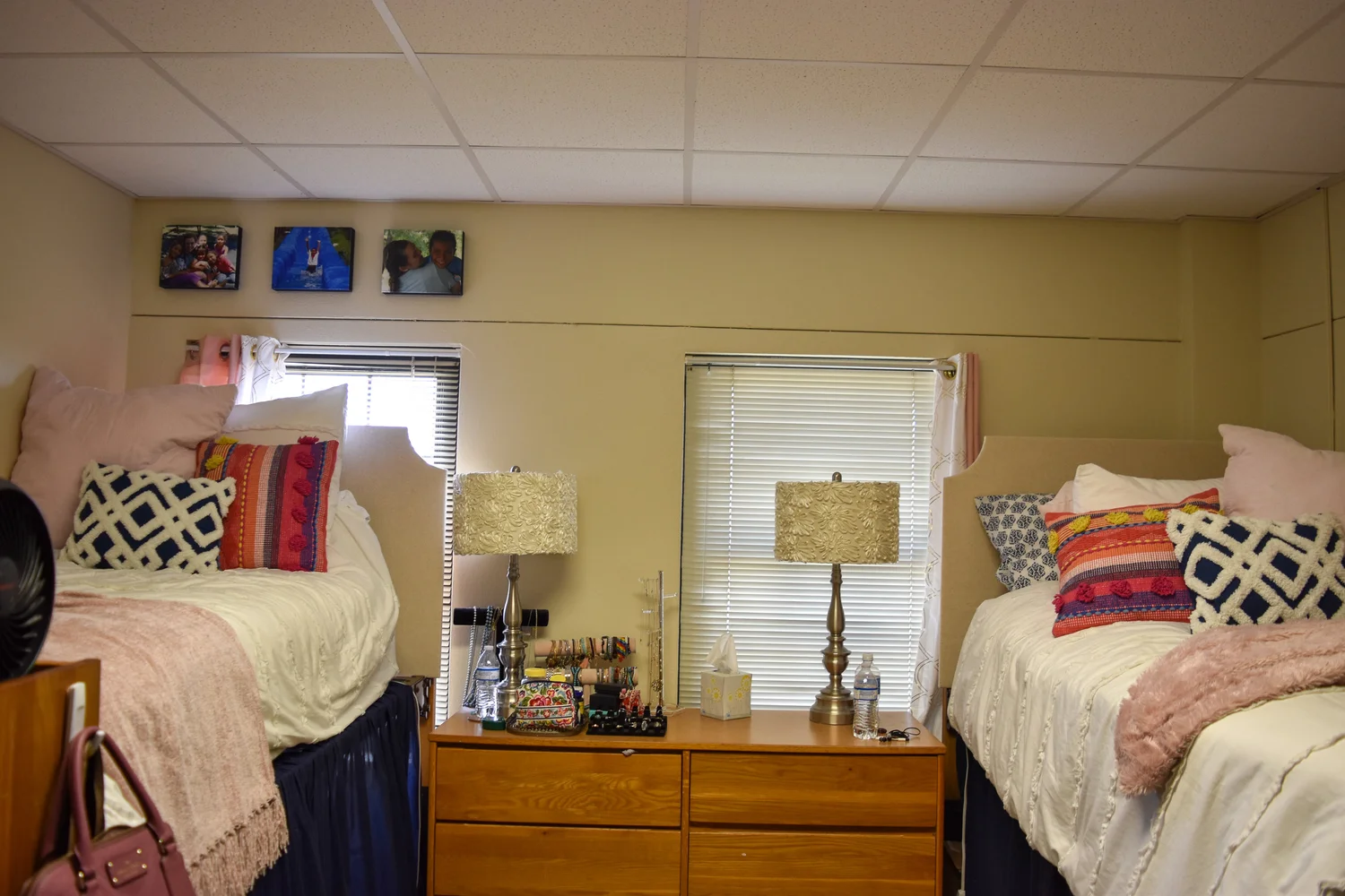 Freshman Dorm Room Tour — Xoxo Megan