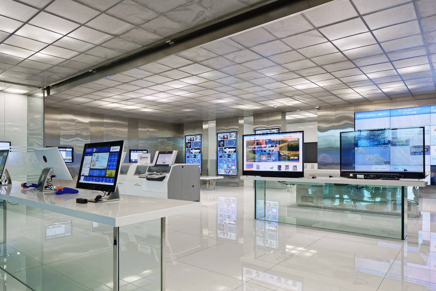 BRI Digital Banking, T3 Soetta Airport — Fernando Gomulya Architectural ...